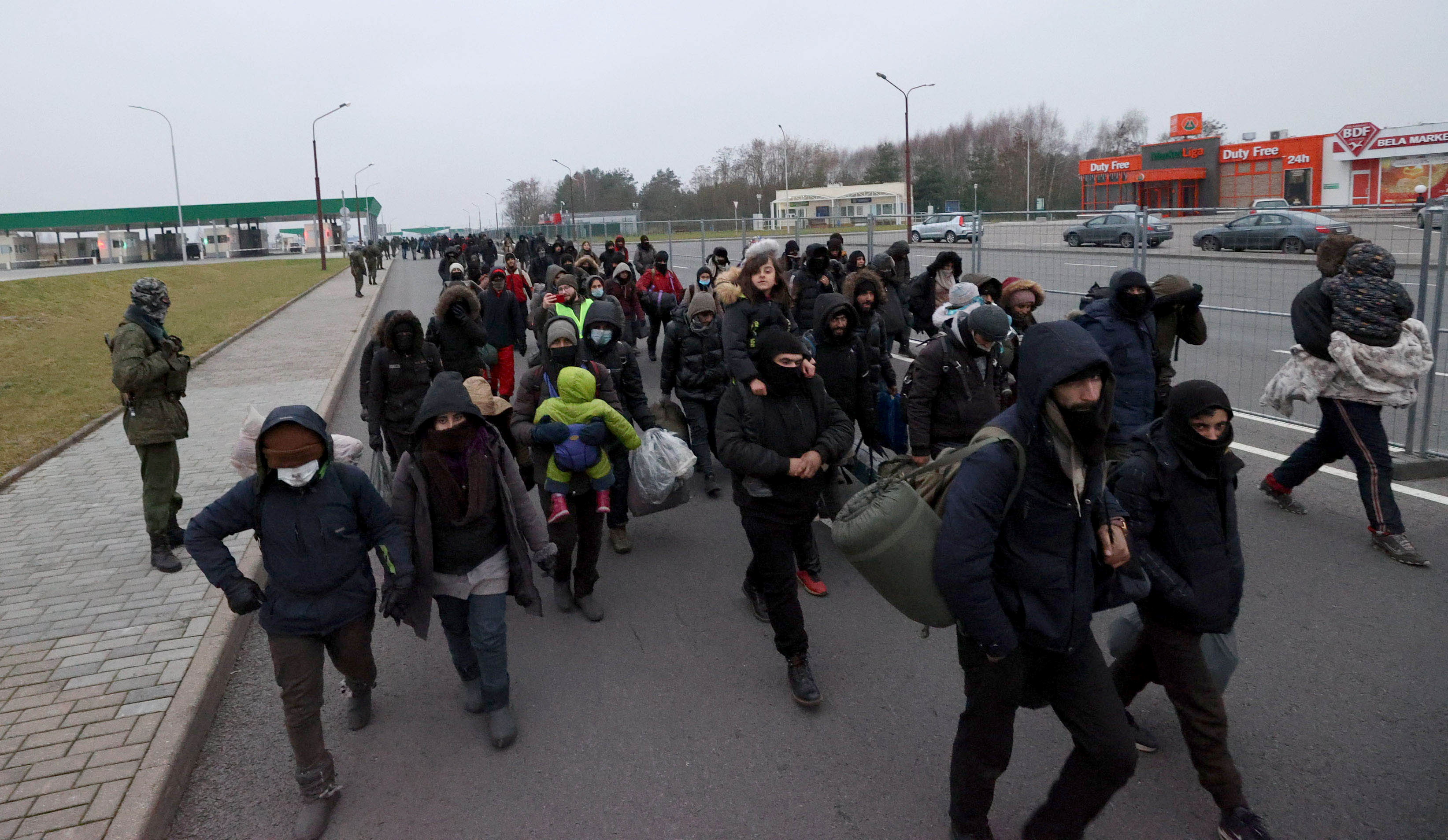 Poland turns water cannon on migrants, crisis stokes East-West tension ...