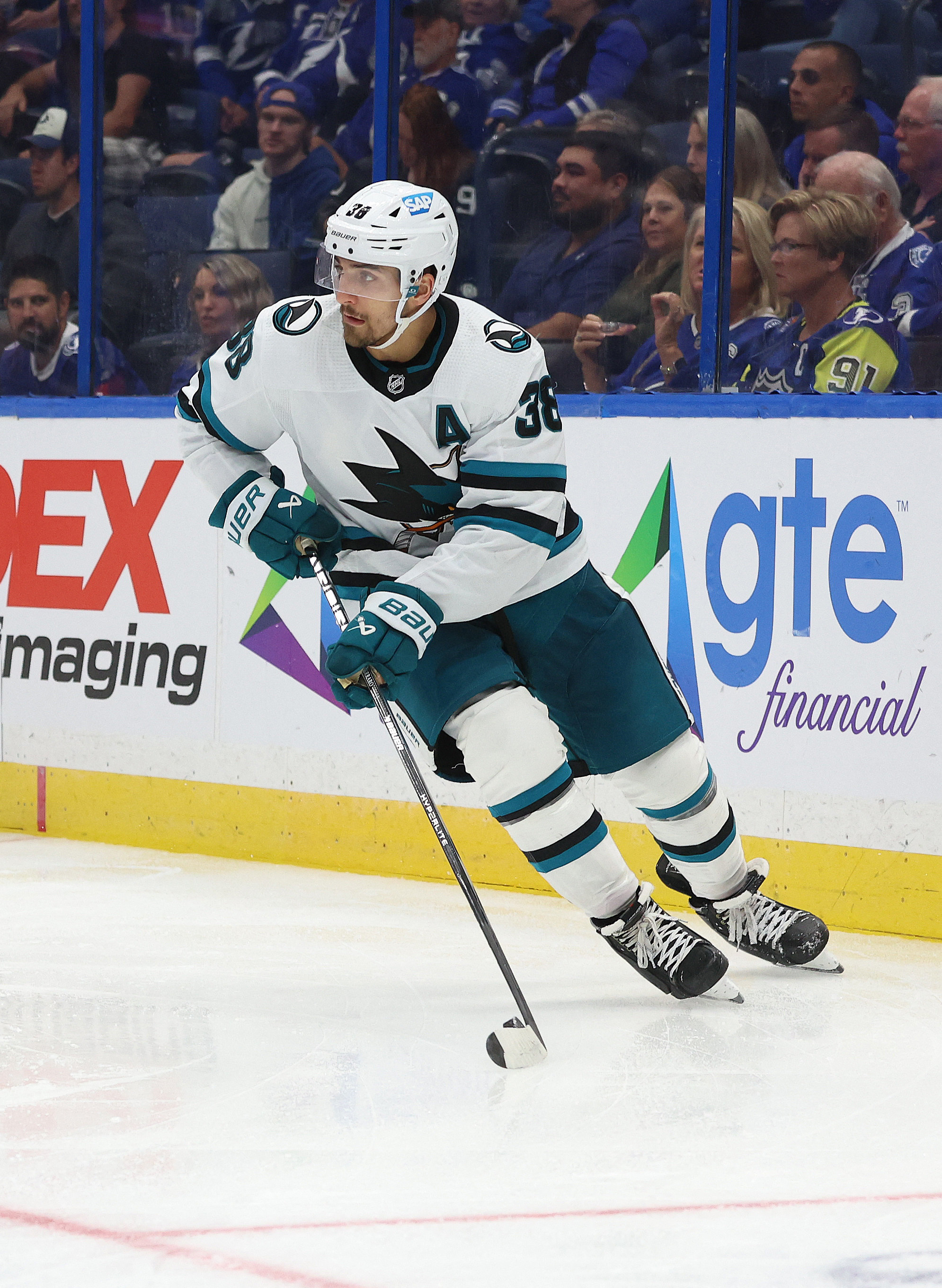 Lightning's second straight shutout keeps Sharks winless | Reuters