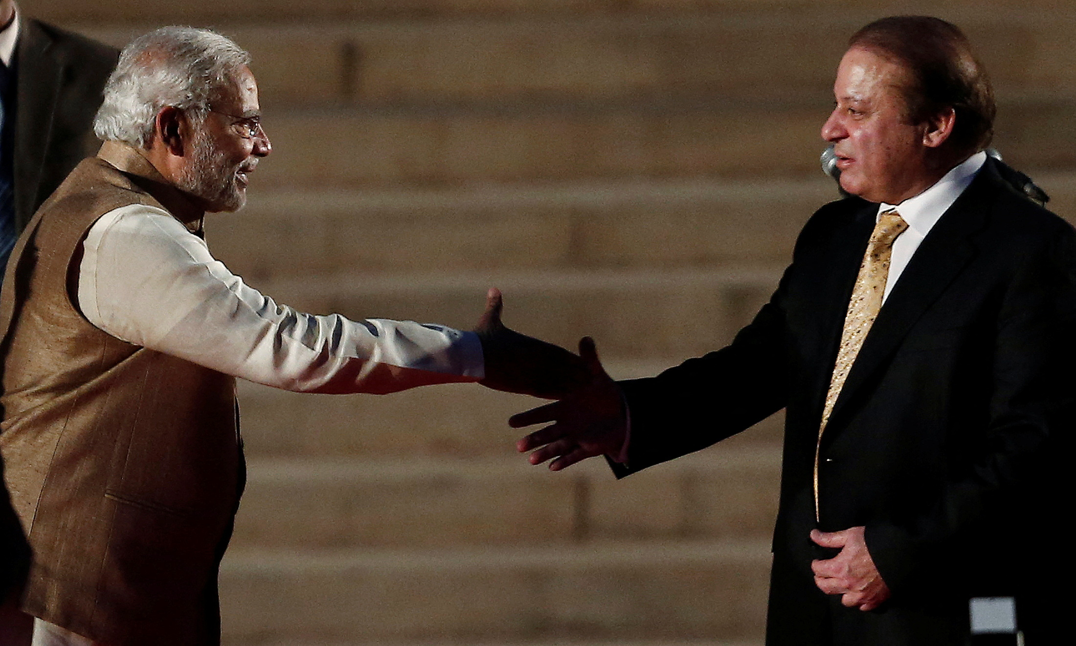 The life of India's Modi in pictures: From selling tea to his own ...