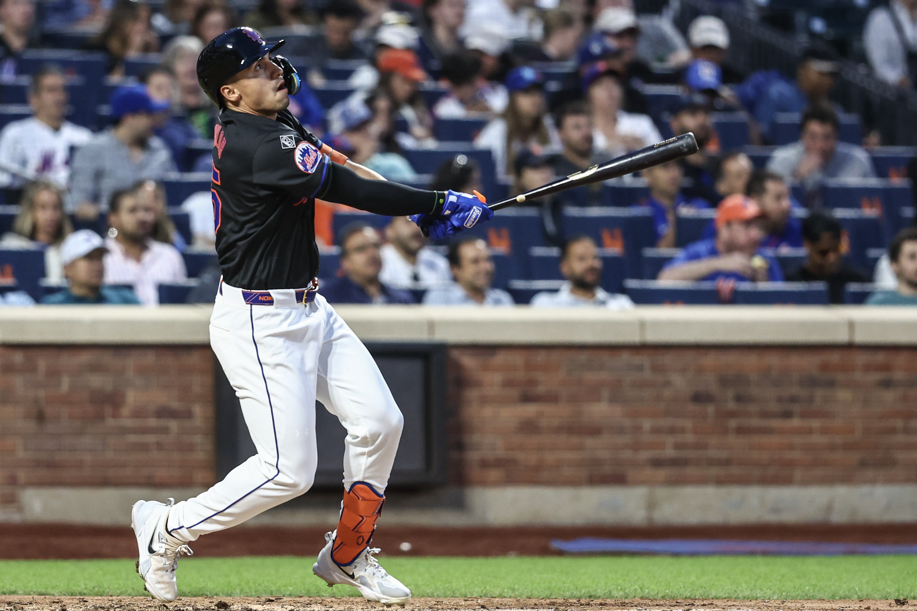 Mets score six in 10th, hang on to top Nationals | Reuters