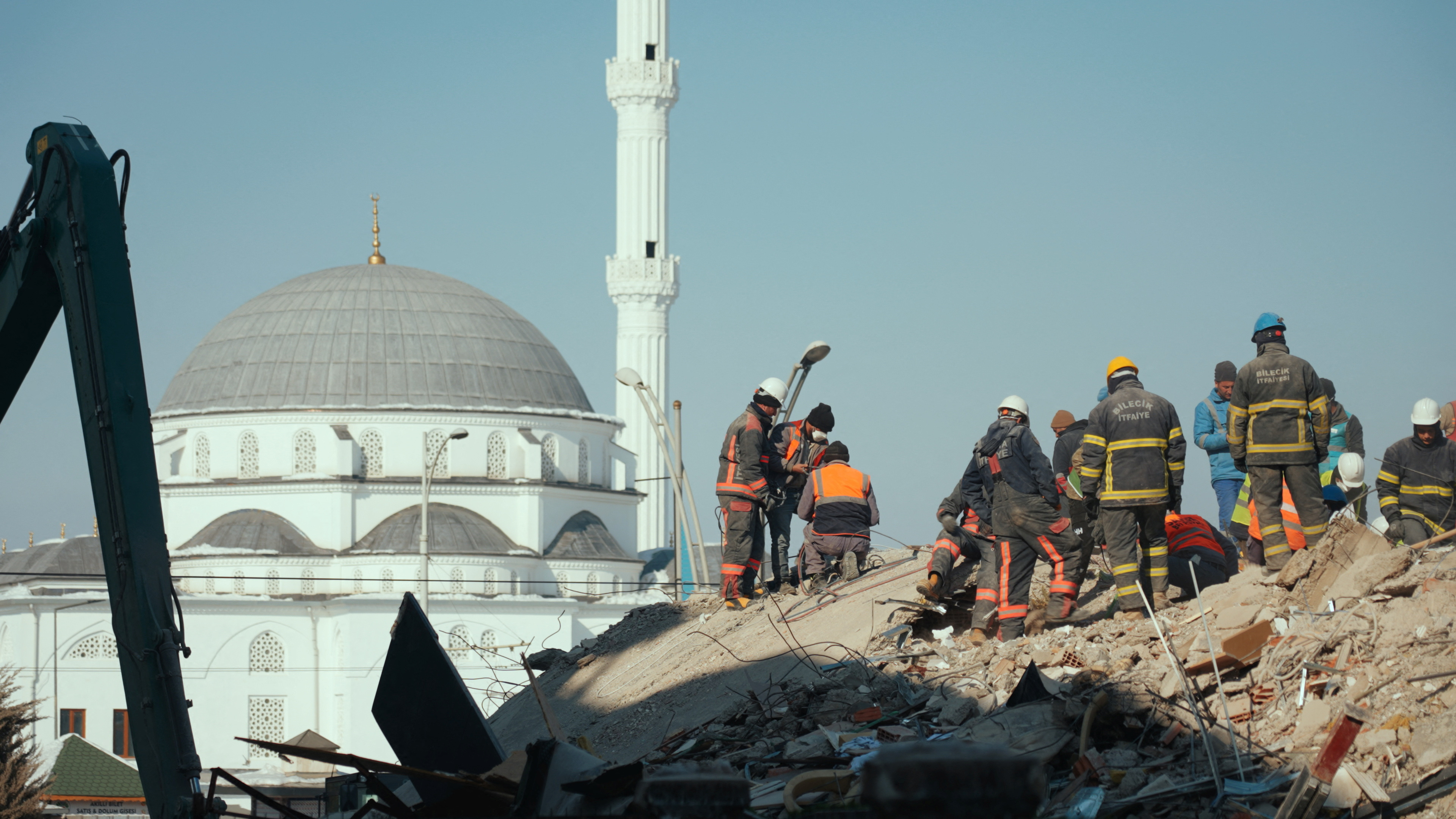 Insight: Before fatal collapse, Turkish building had skirted code ...