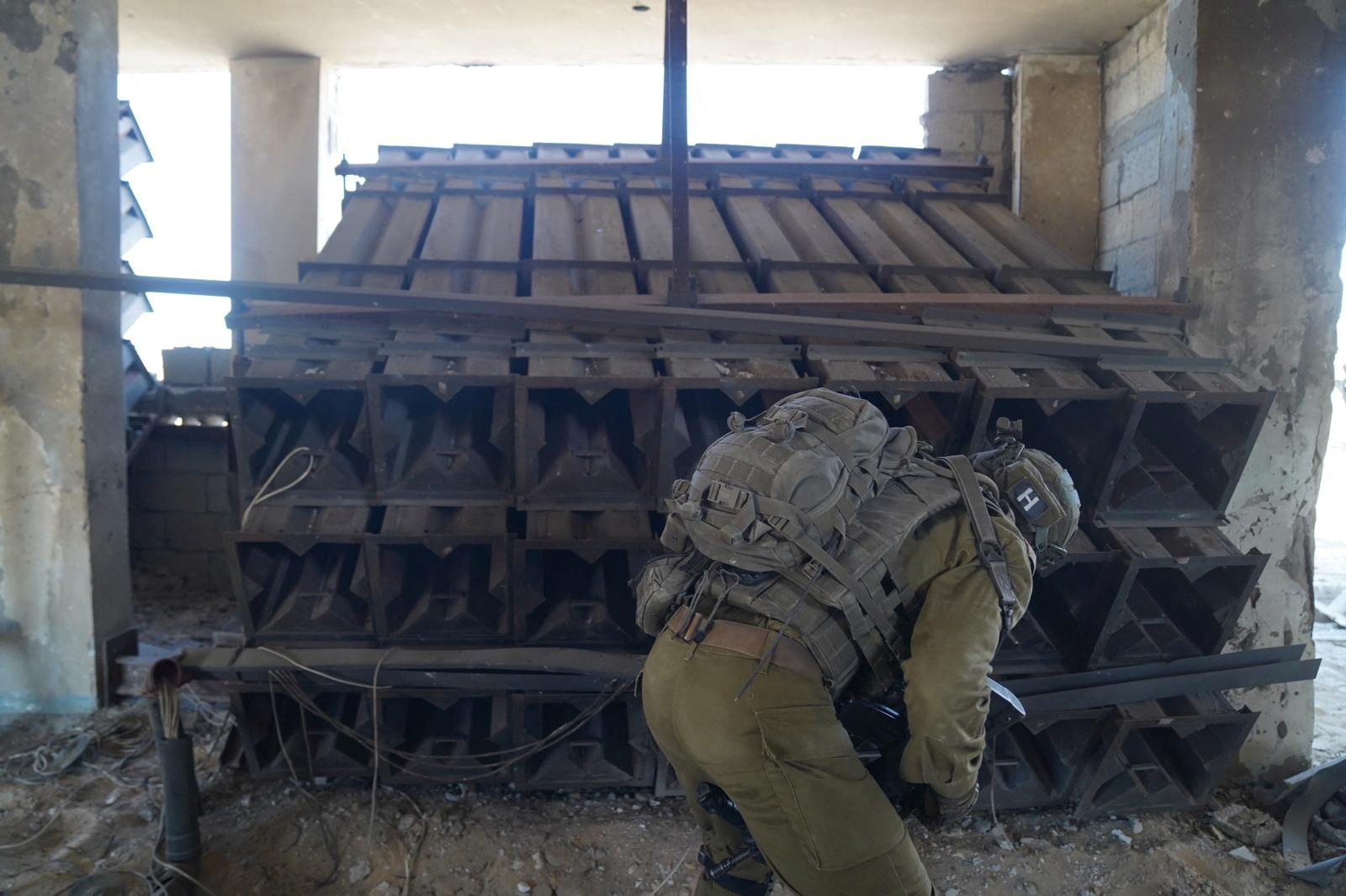 In pictures: Israeli forces battle Hamas in Gaza City - November 16 ...