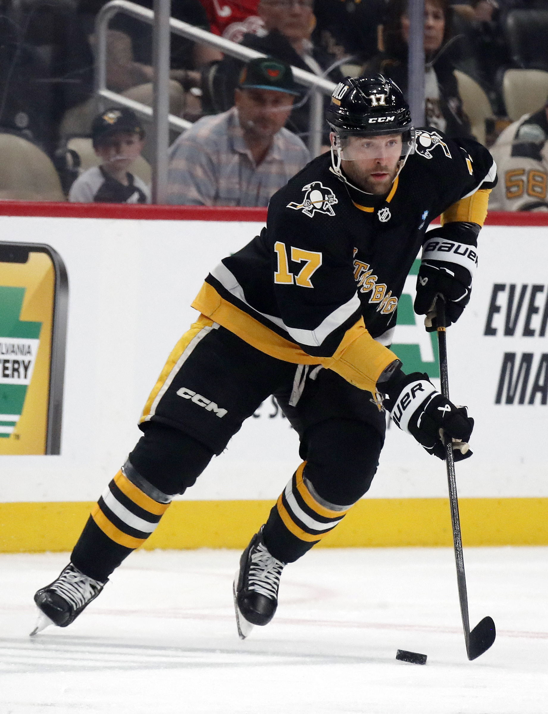 Sidney Crosby has night to remember as Pens top Wings in OT | Reuters