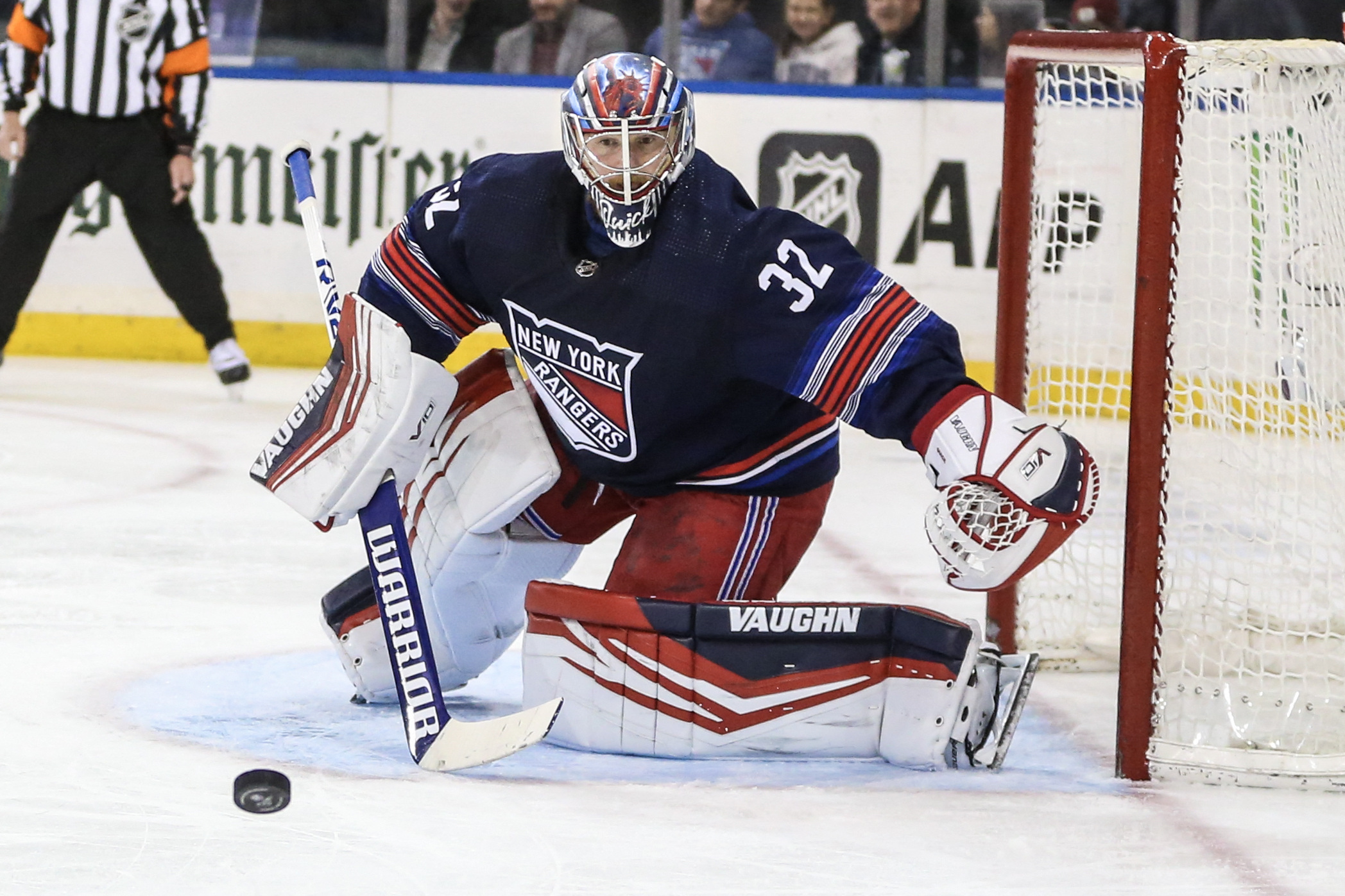 Jonathan Quick stands strong in net as Rangers top Lightning | Reuters