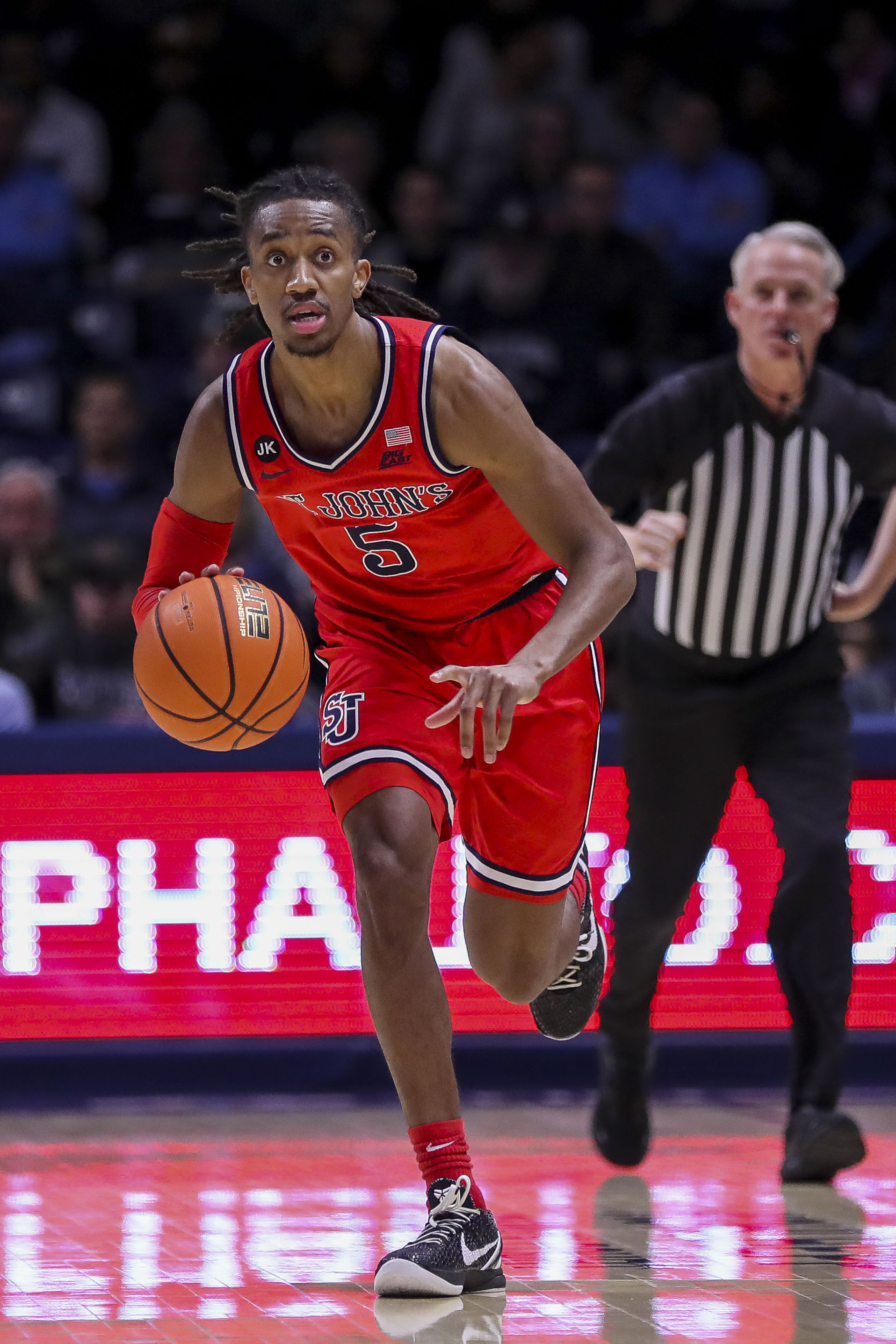 Xavier makes clutch shots down the stretch to hold off St. John's | Reuters