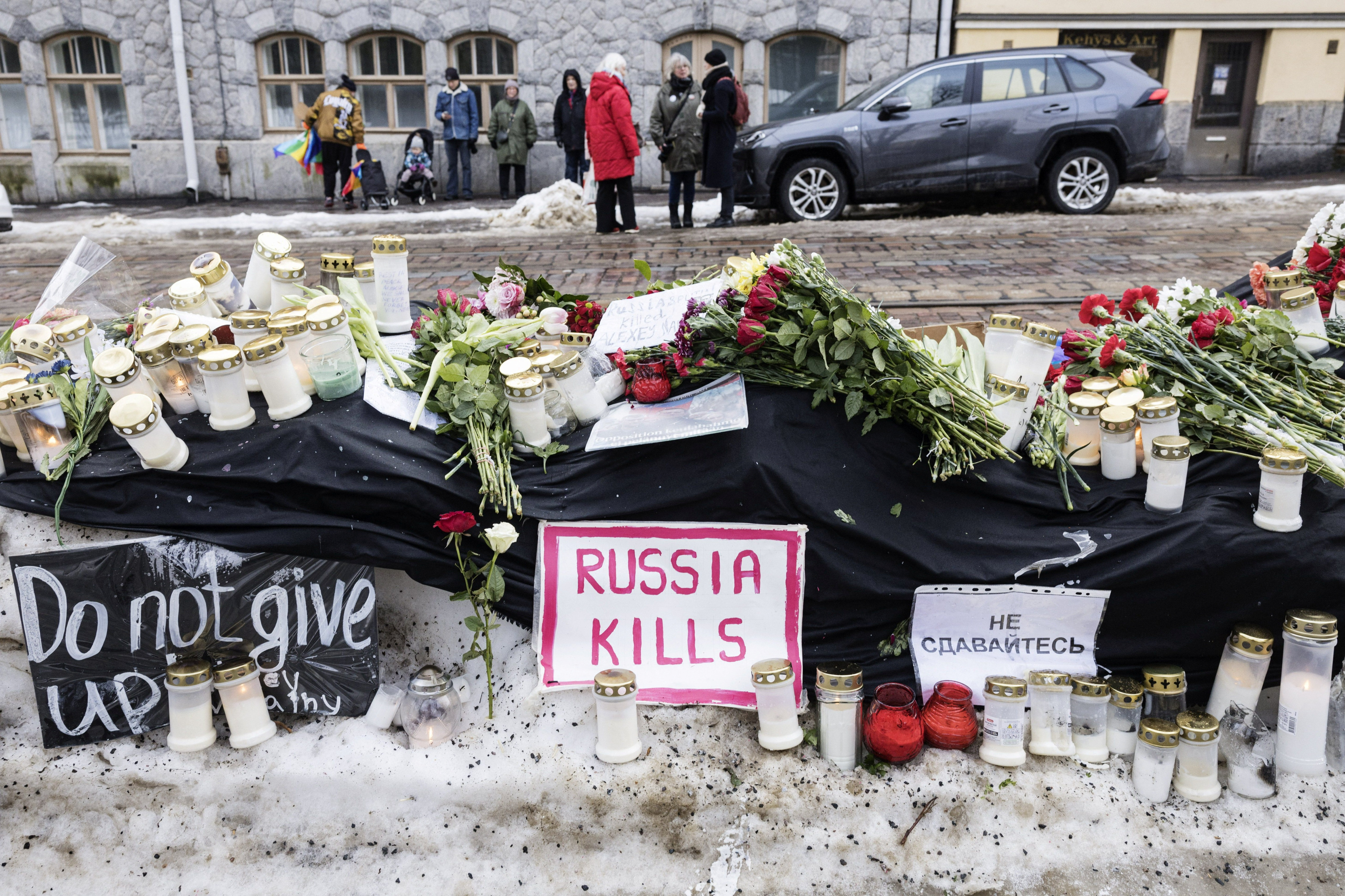 Alexei Navalny death sparks memorials and protests around the globe ...