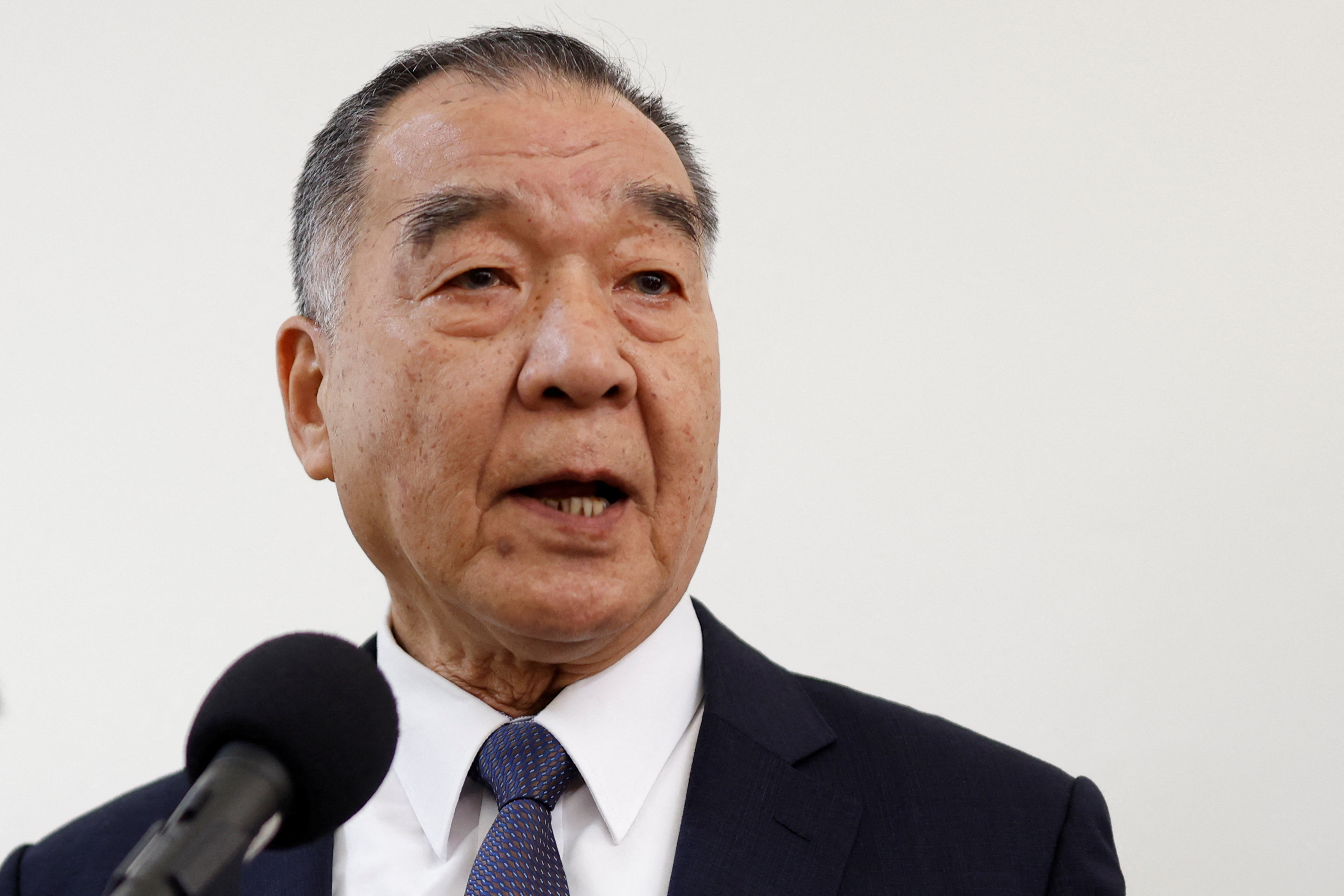 中国の戦闘機と気球、台湾海峡「中間線」越える | ロイター