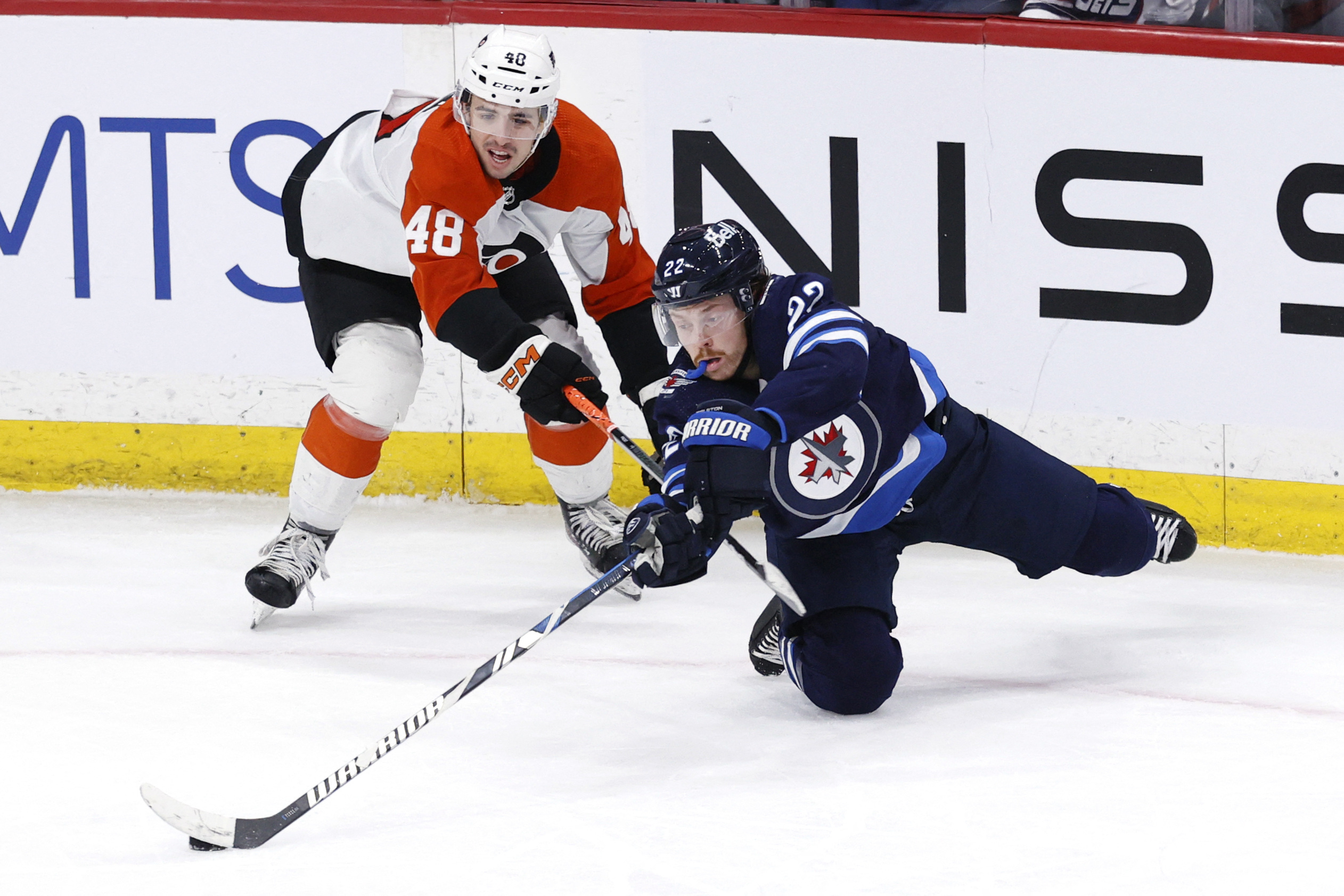 Flyers end Jets' franchise-record 8-game win streak | Reuters