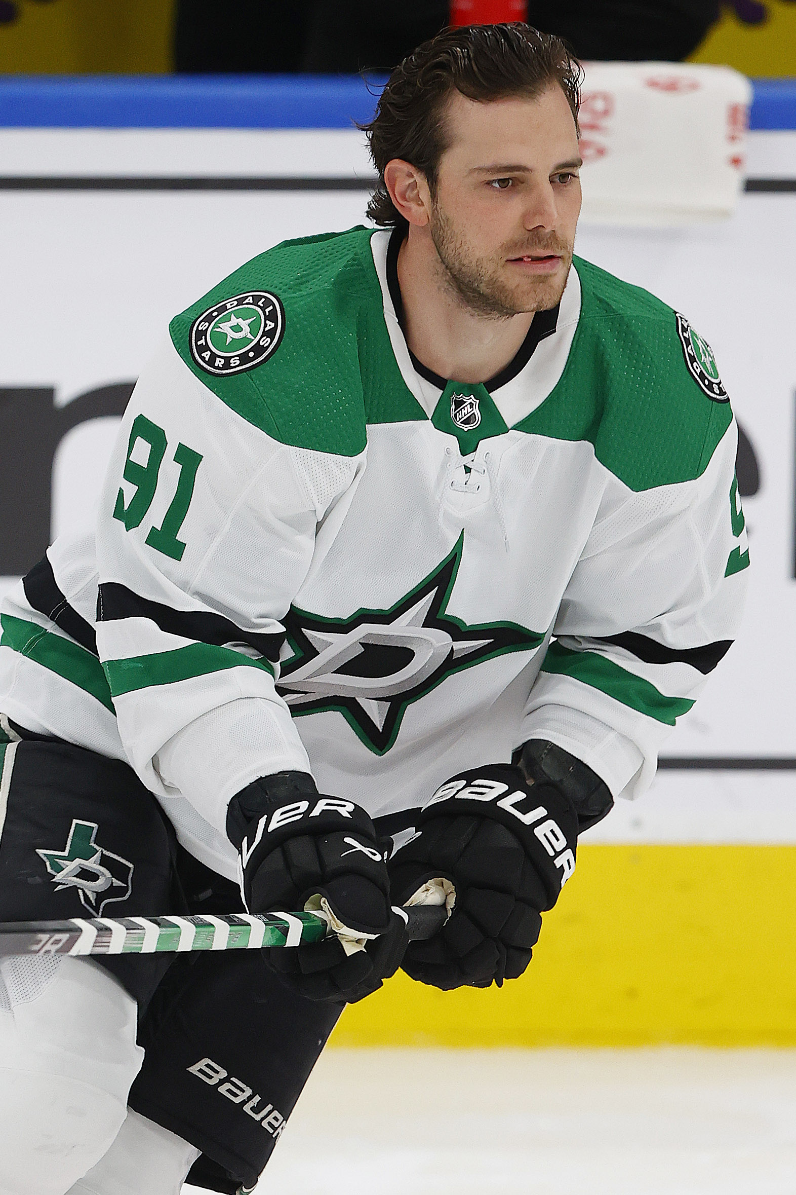 Scott Wedgewood (46 saves), Stars hold off Oilers | Reuters