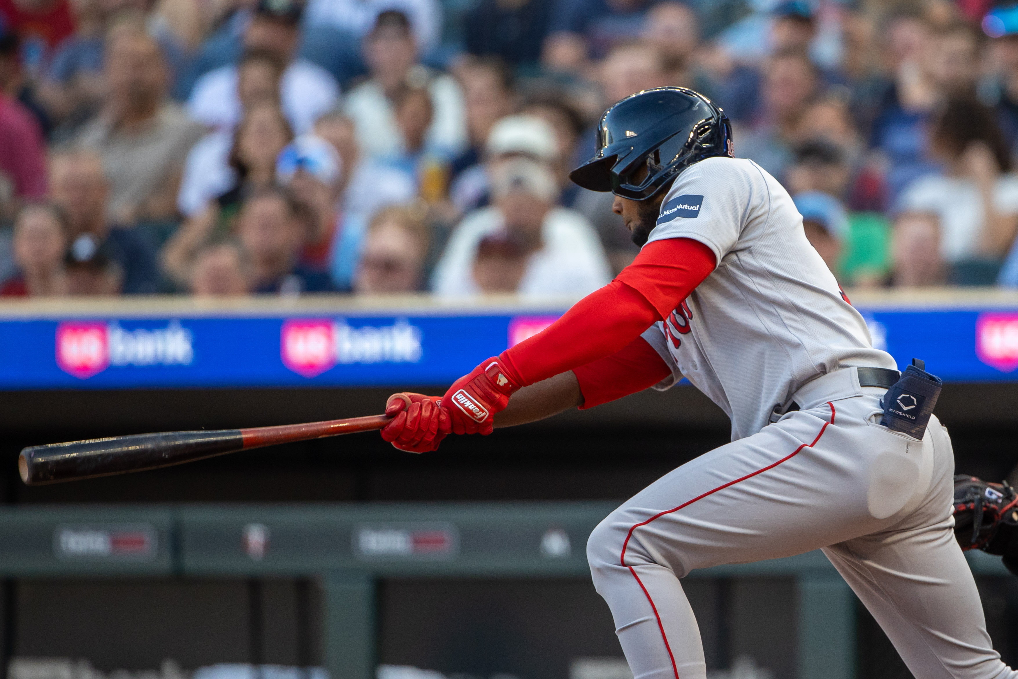 Red Sox club Twins, earn 5th straight win | Reuters