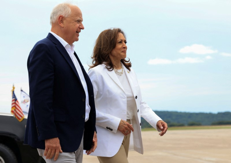 Harris, Walz test Midwest credentials at Michigan and Wisconsin rallies ...