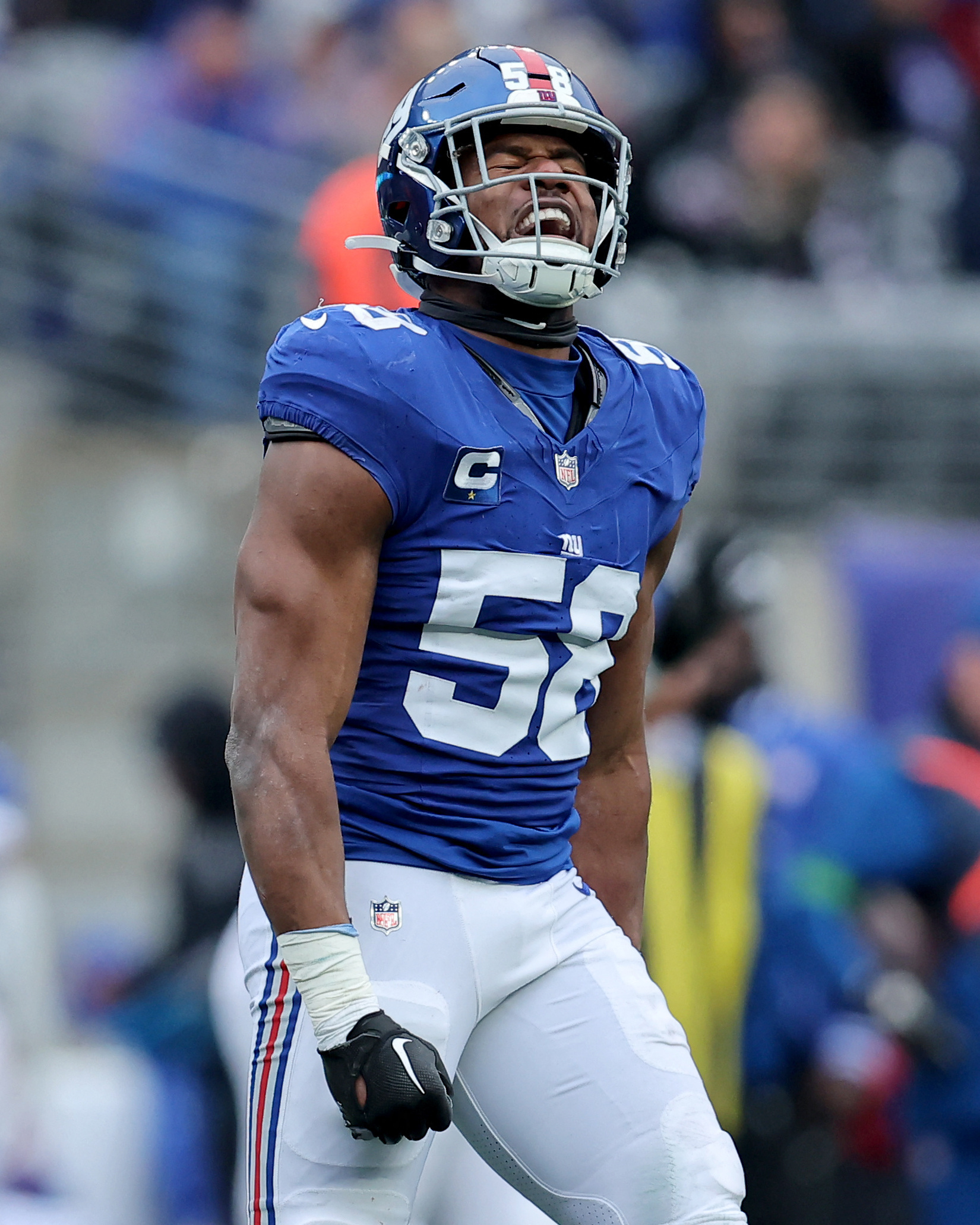 Rams score early, hold off Giants | Reuters