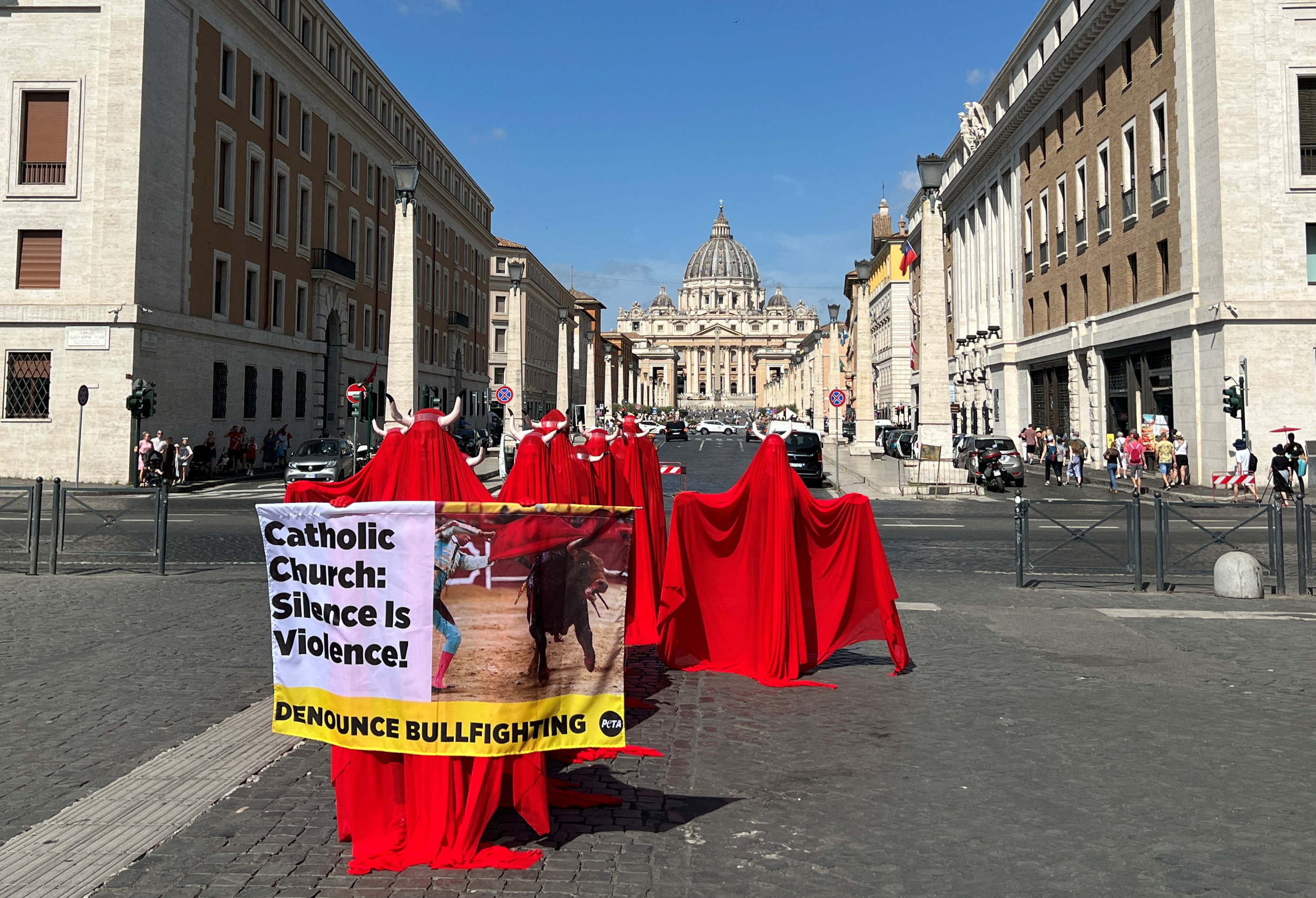 Animal rights campaigners urge Pope Francis to denounce bullfighting ...