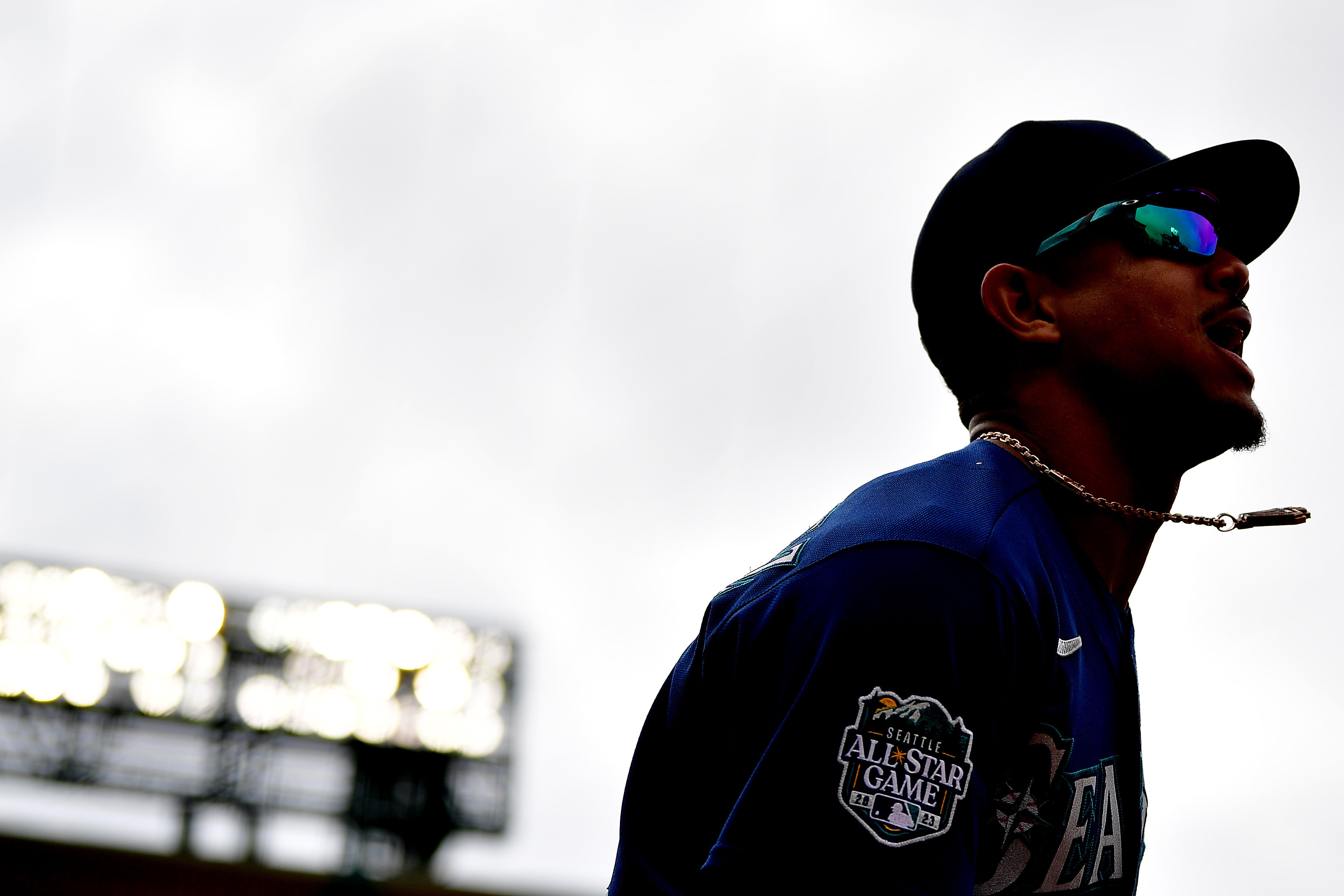 Zach Neto (2 HRs), Angels pound Mariners to win series | Reuters