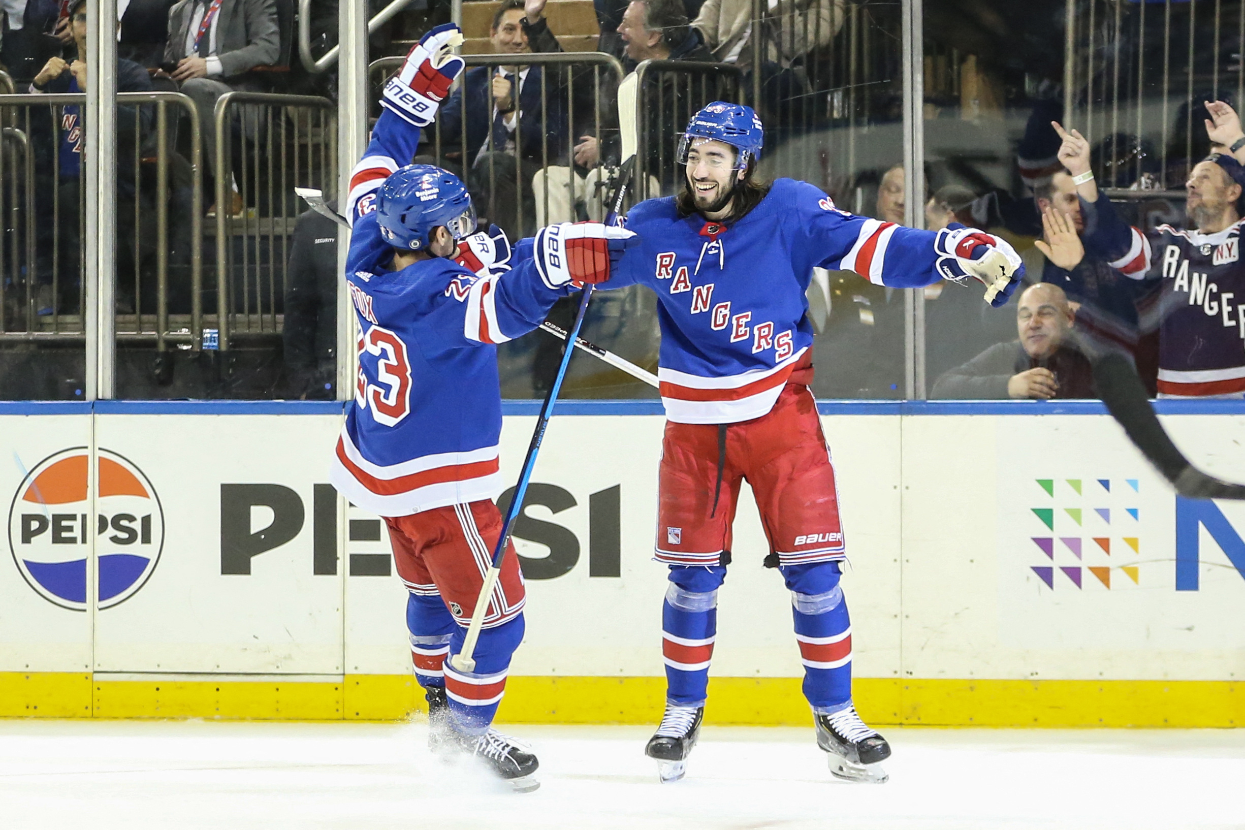 Chris Kreider hat trick powers Rangers past Canadiens | Reuters