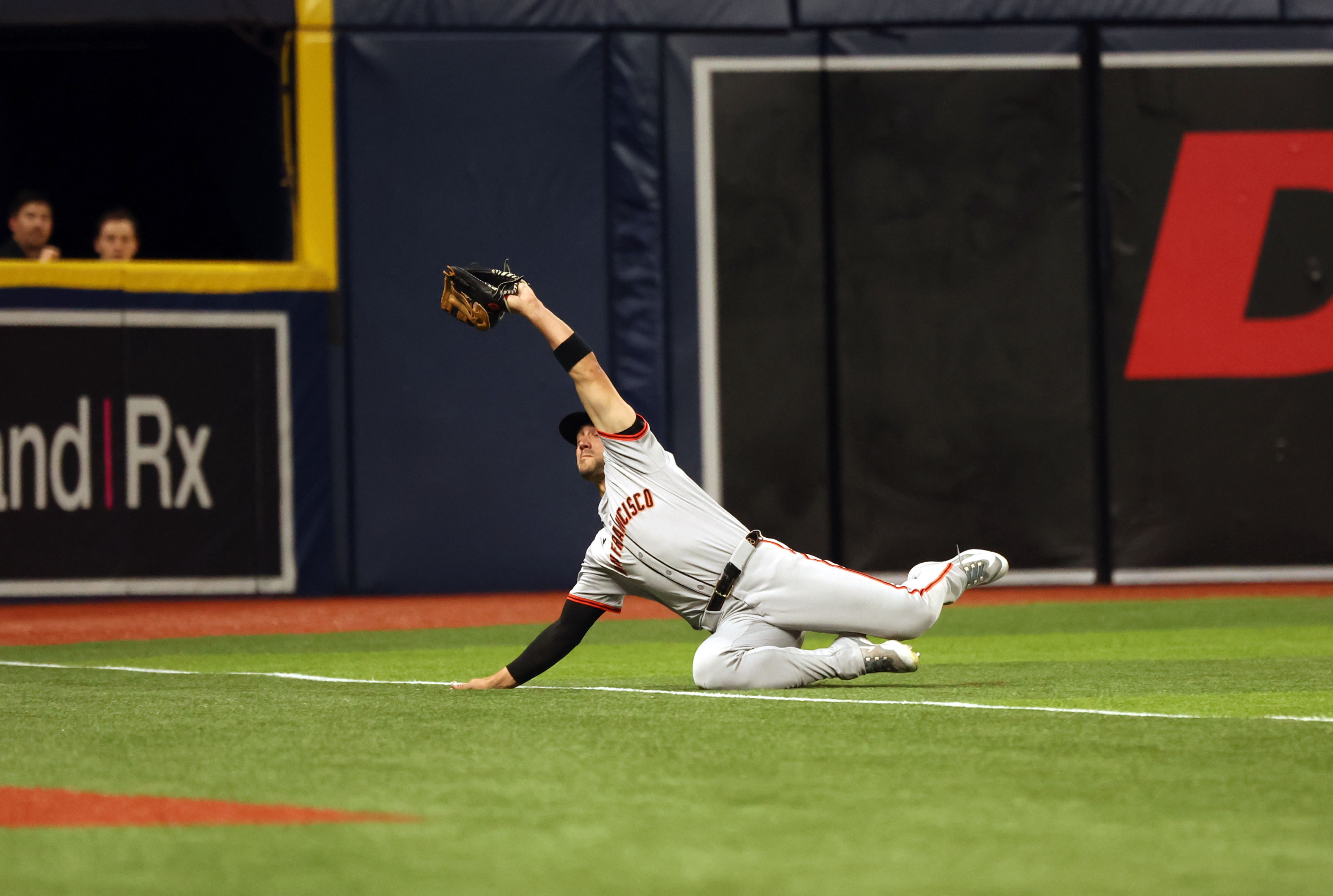 Harold Ramirez's three hits help Rays edge Giants | Reuters