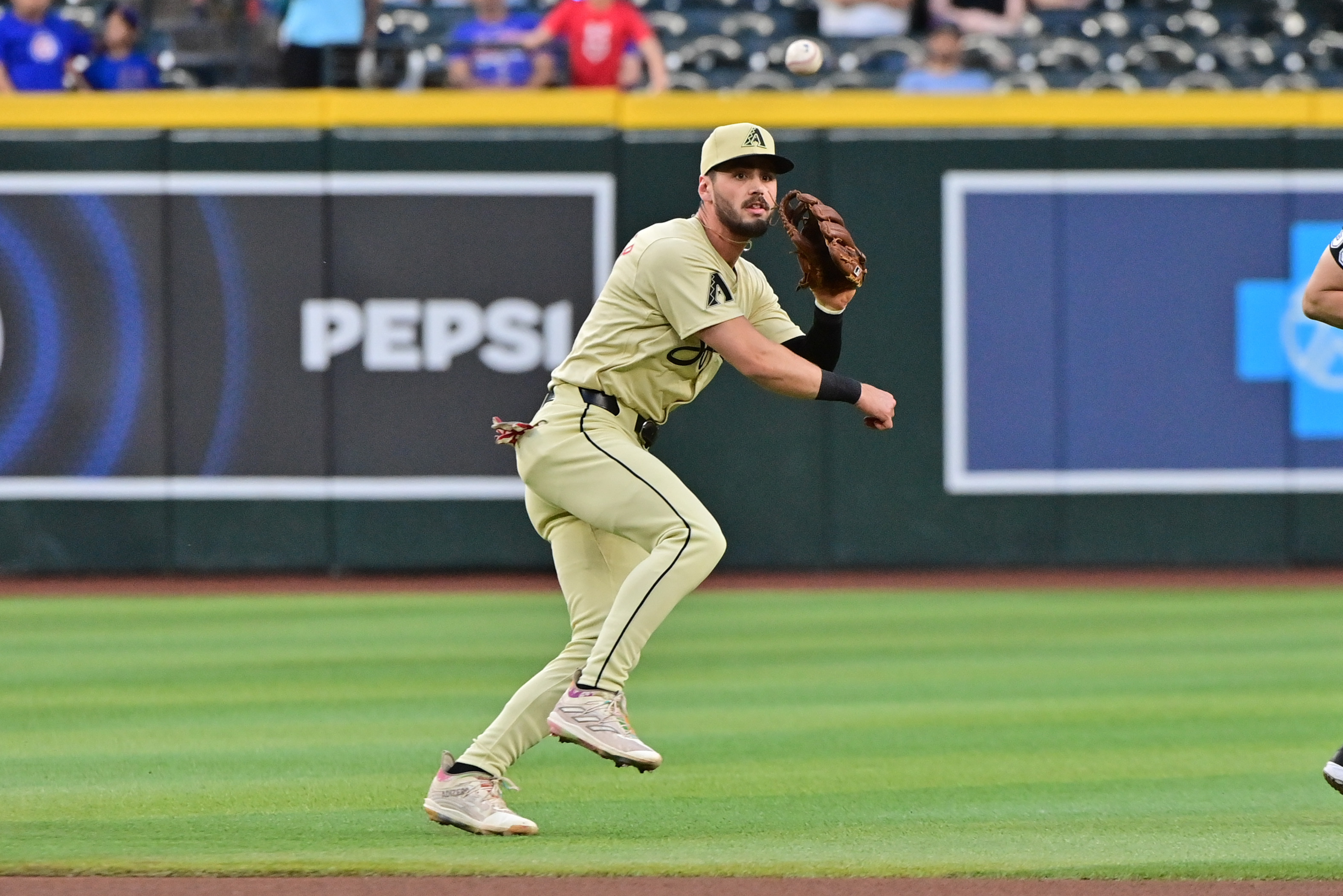 D-backs win slugfest vs. Cubs, 12-11 in 10 innings | Reuters