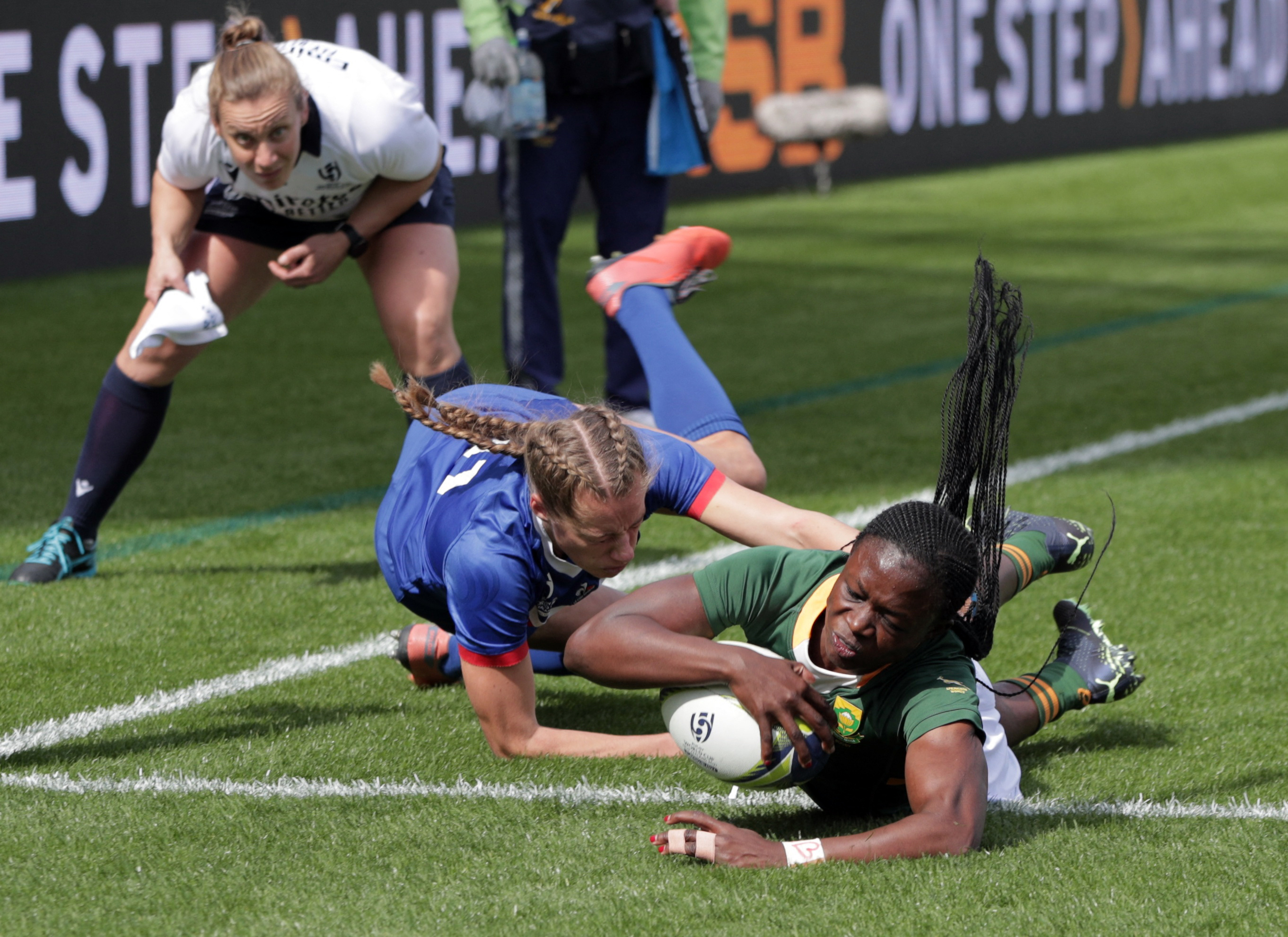 Sansus at the double as France down South Africa in World Cup opener ...
