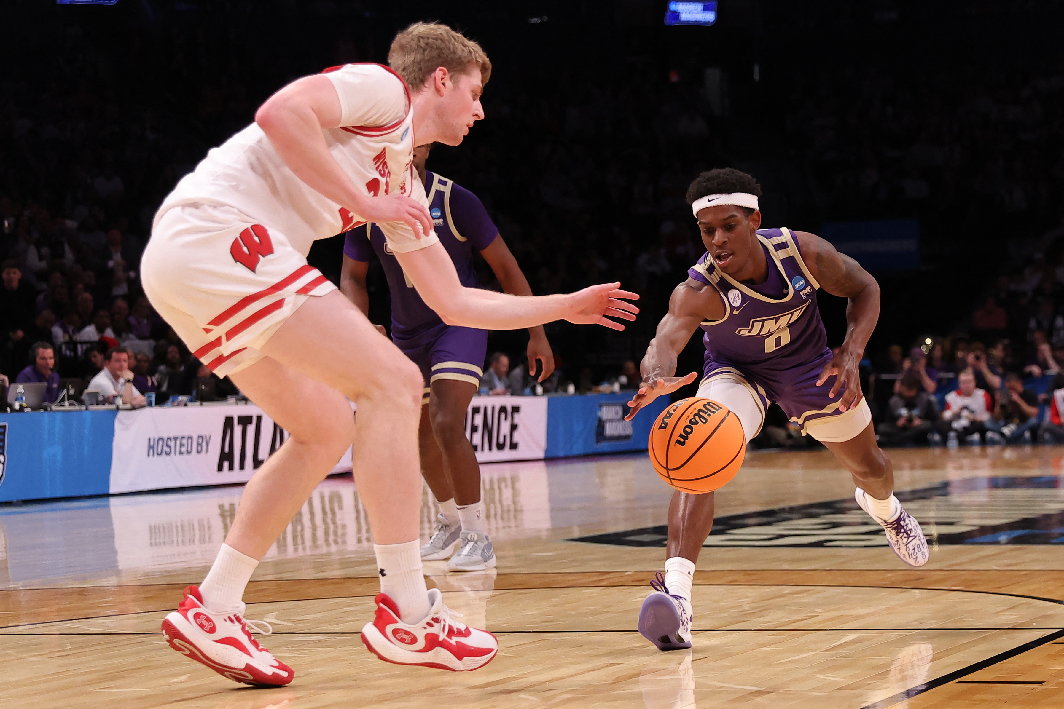 James Madison leads wire to wire in upset of Wisconsin | Reuters