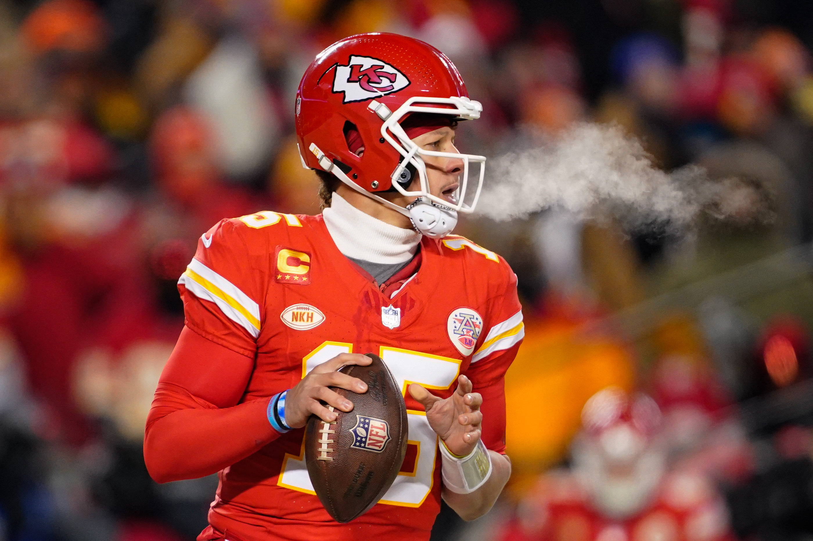 Chiefs shut down Dolphins in frigid AFC wild-card game | Reuters