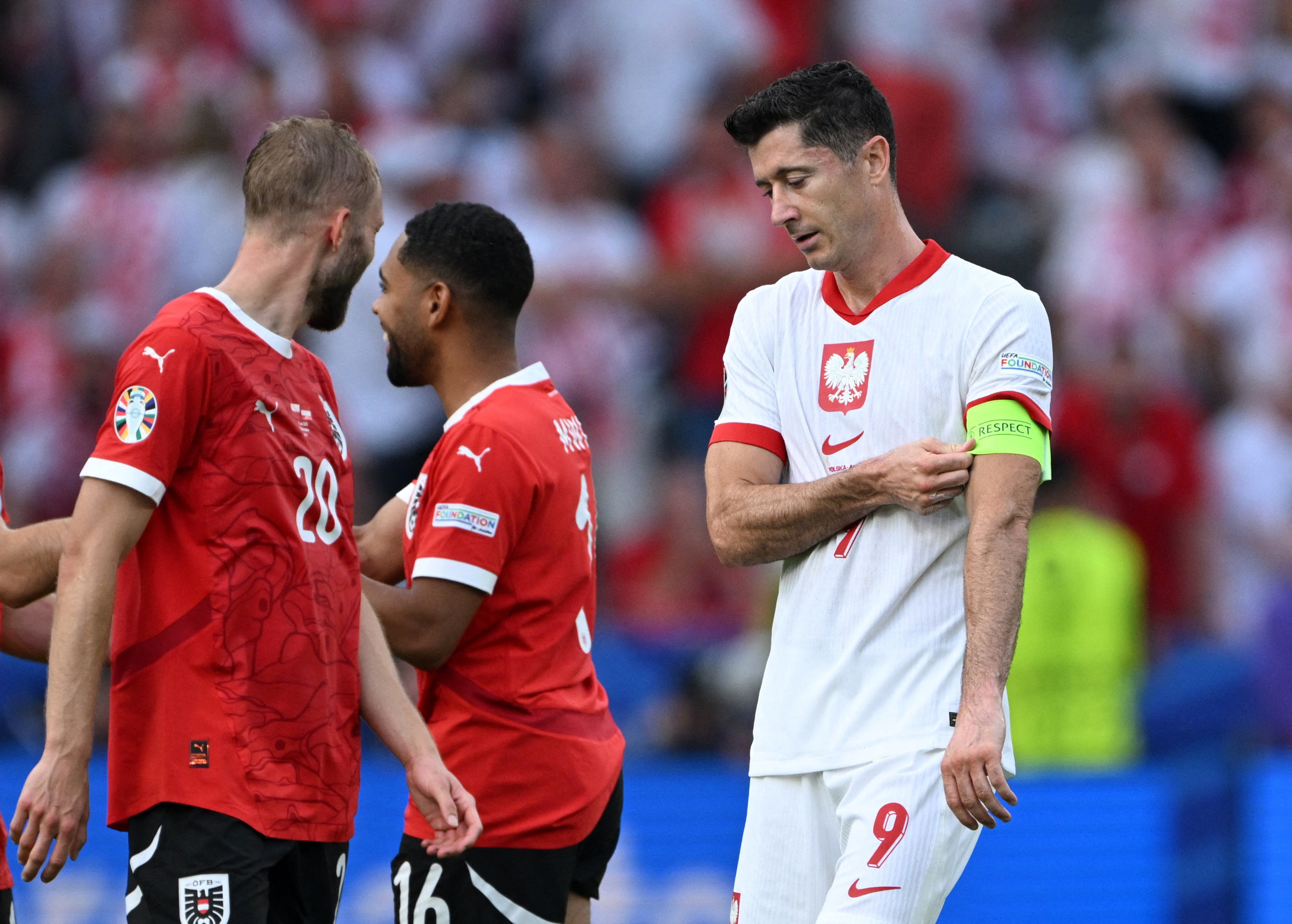 Poland missed moment with late Lewandowski introduction, says coach | Reuters