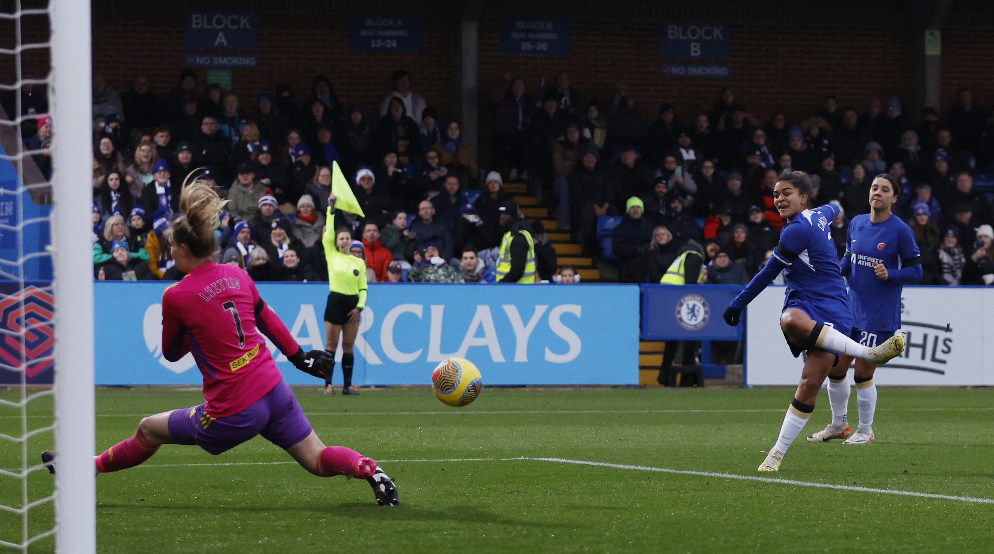 James steers Chelsea to win over Leicester, City crush Tottenham 7-0 ...
