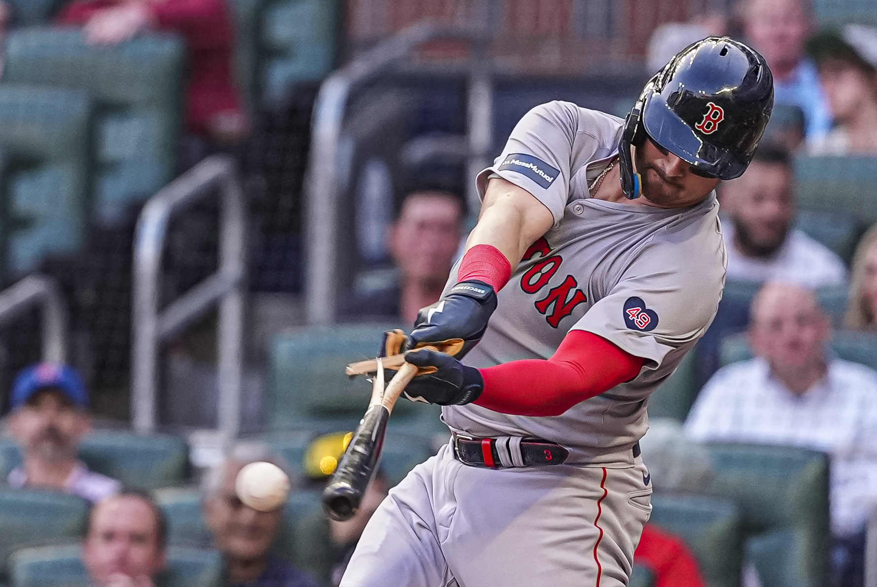 Eighth-inning rally sends Braves past Red Sox | Reuters