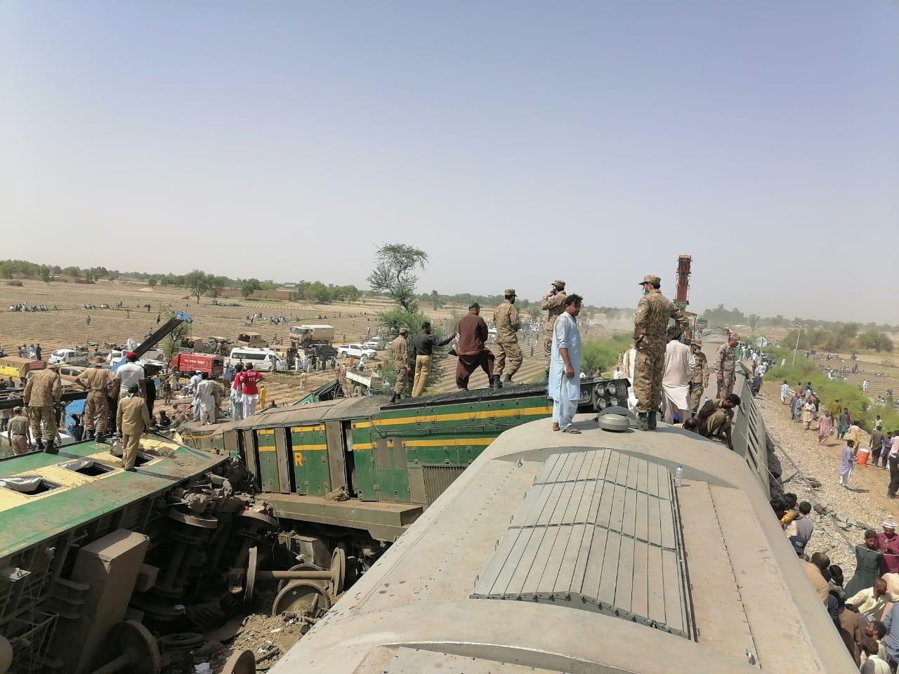Pakistani train smashes into derailed carriages, 36 killed | Reuters