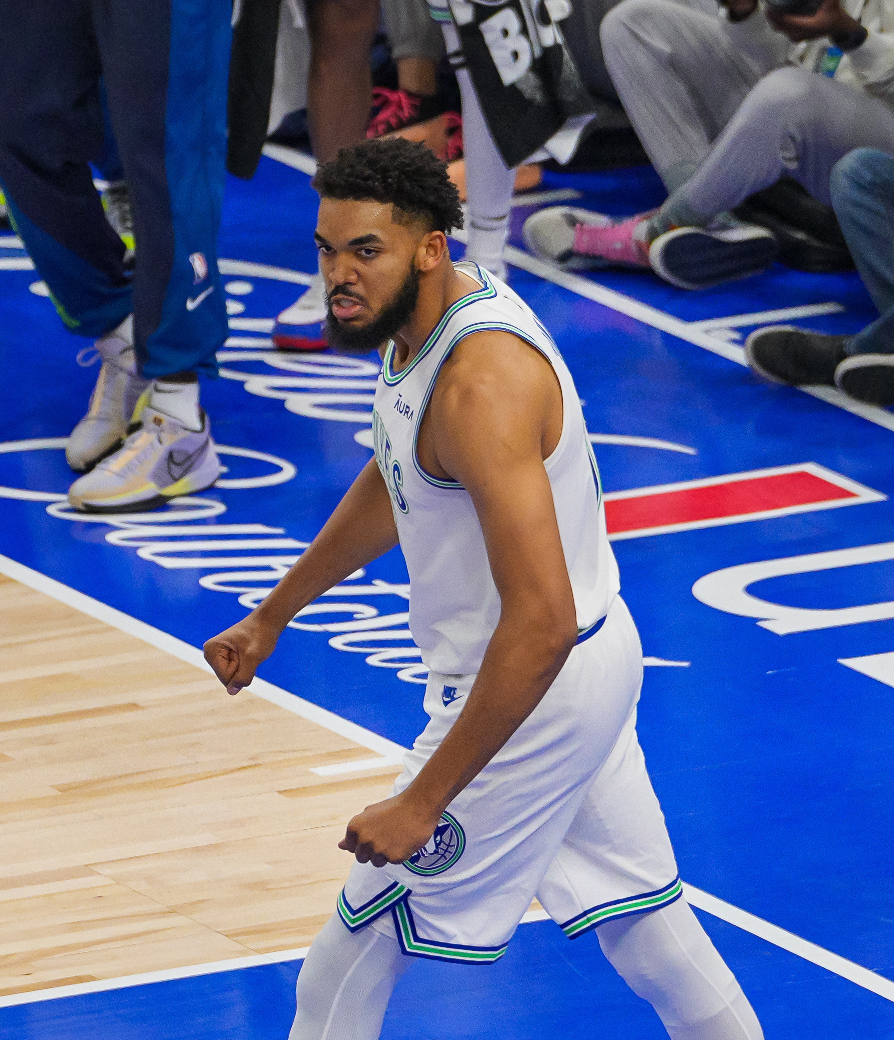 Wolves annihilate Nuggets, send series to Game 7 | Reuters