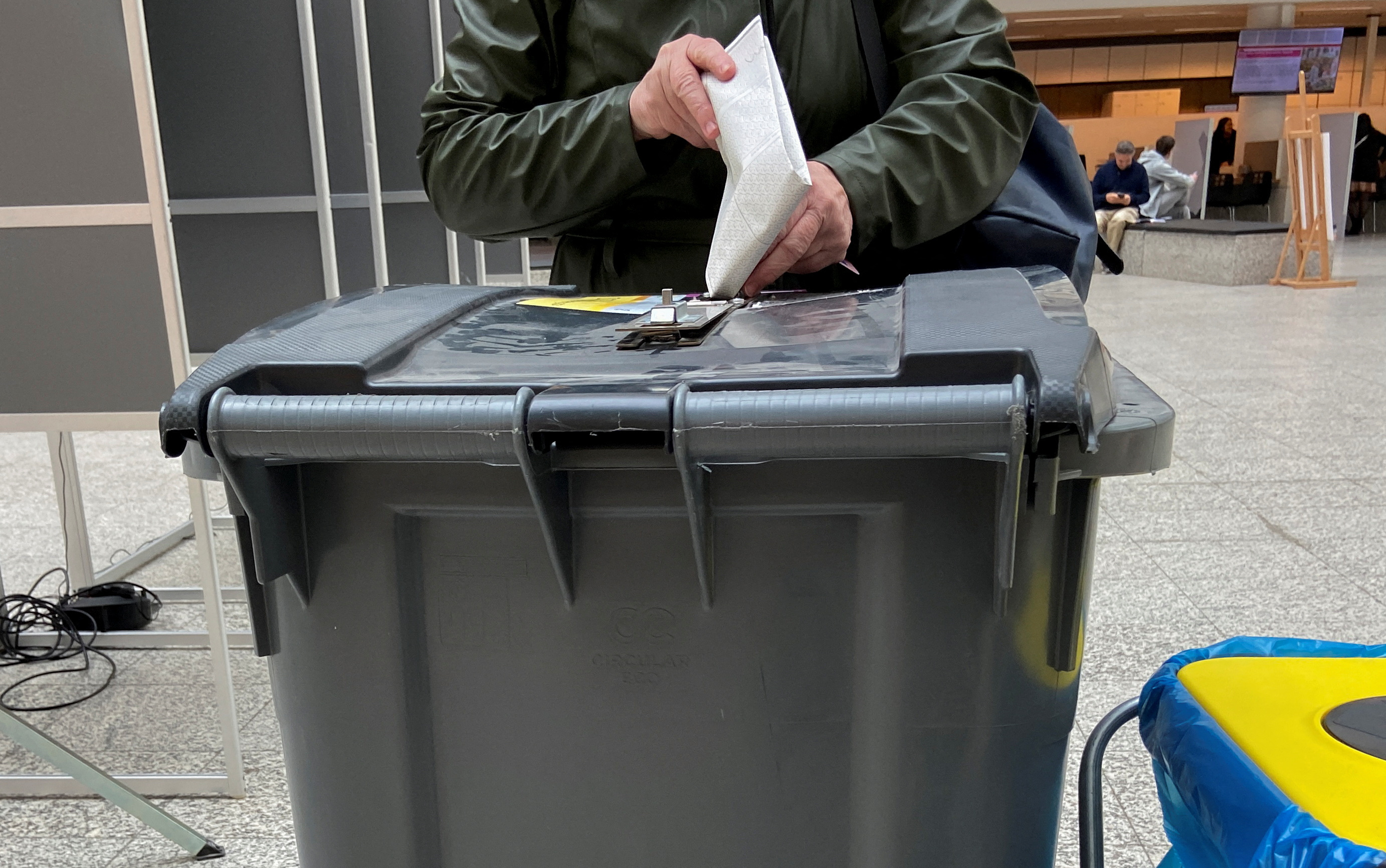 Netherlands kicks off EU election as Geert Wilders eyes far-right win ...