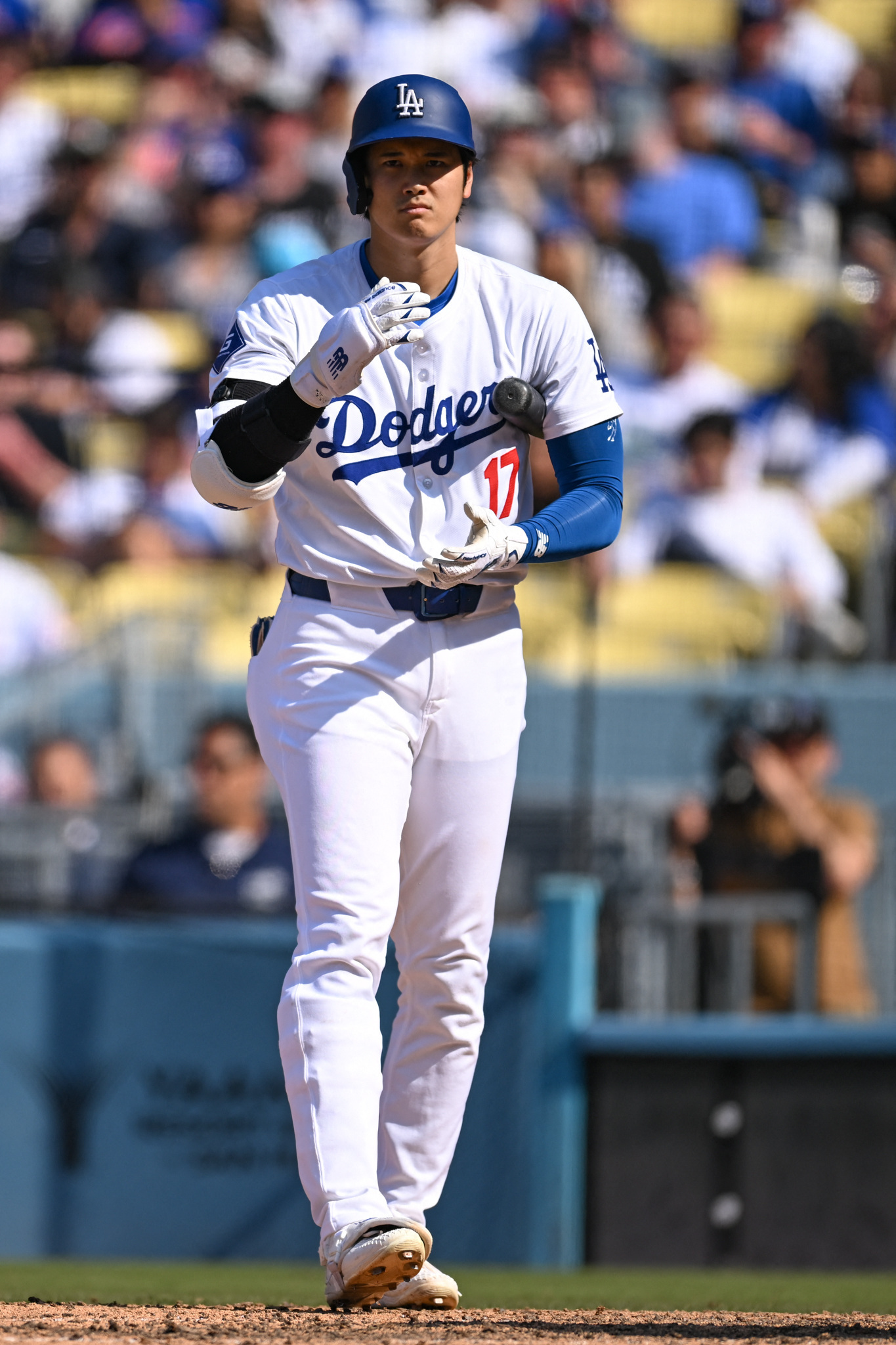 Mets hold on for win over Dodgers to keep hot streak going | Reuters