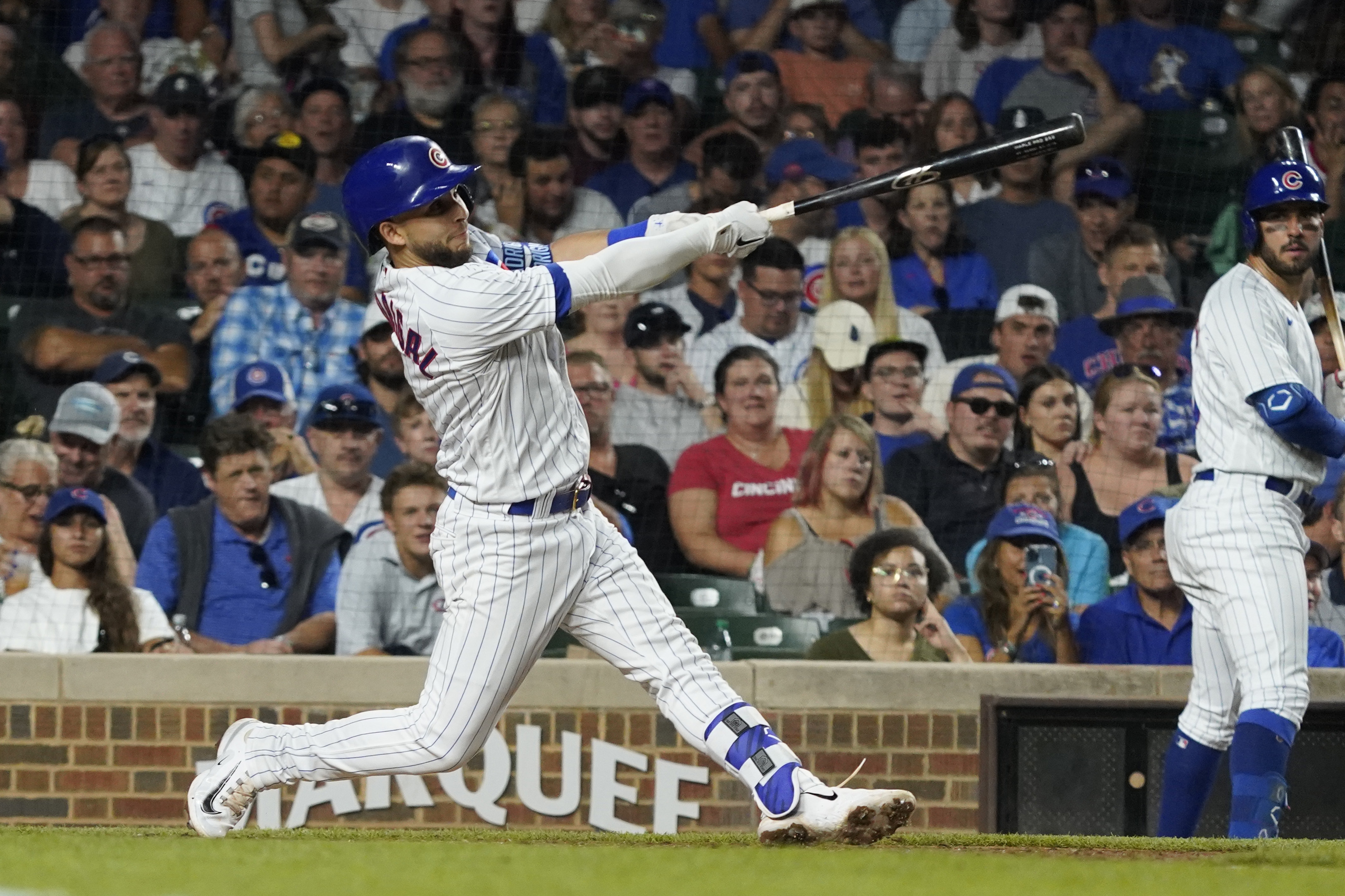 Cubs beat Reds for third straight win | Reuters