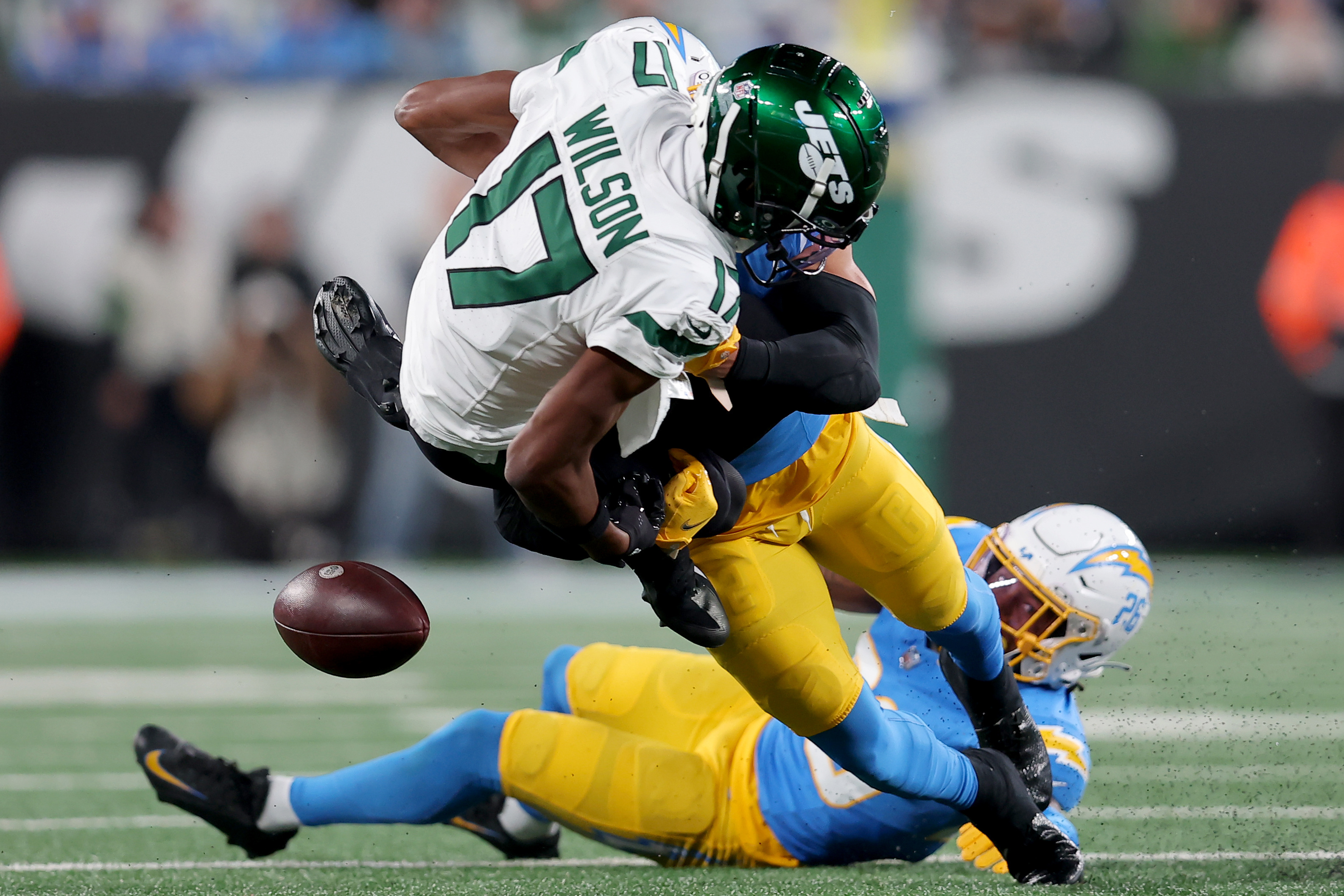 Derius Davis sets tone early as Chargers snuff Jets | Reuters