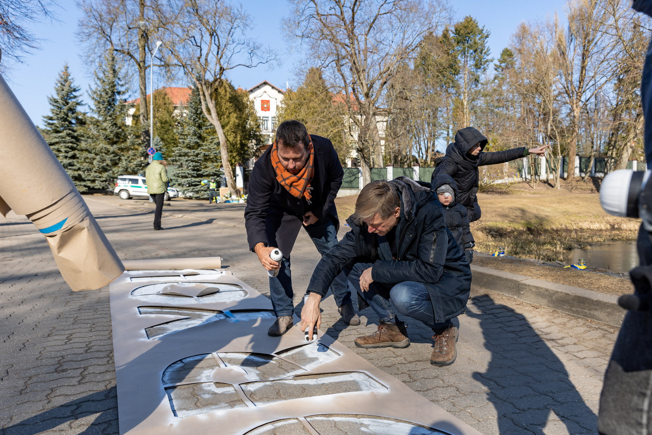 Vilnius mayor paints 'Putin the Hague is waiting for you' opposite ...