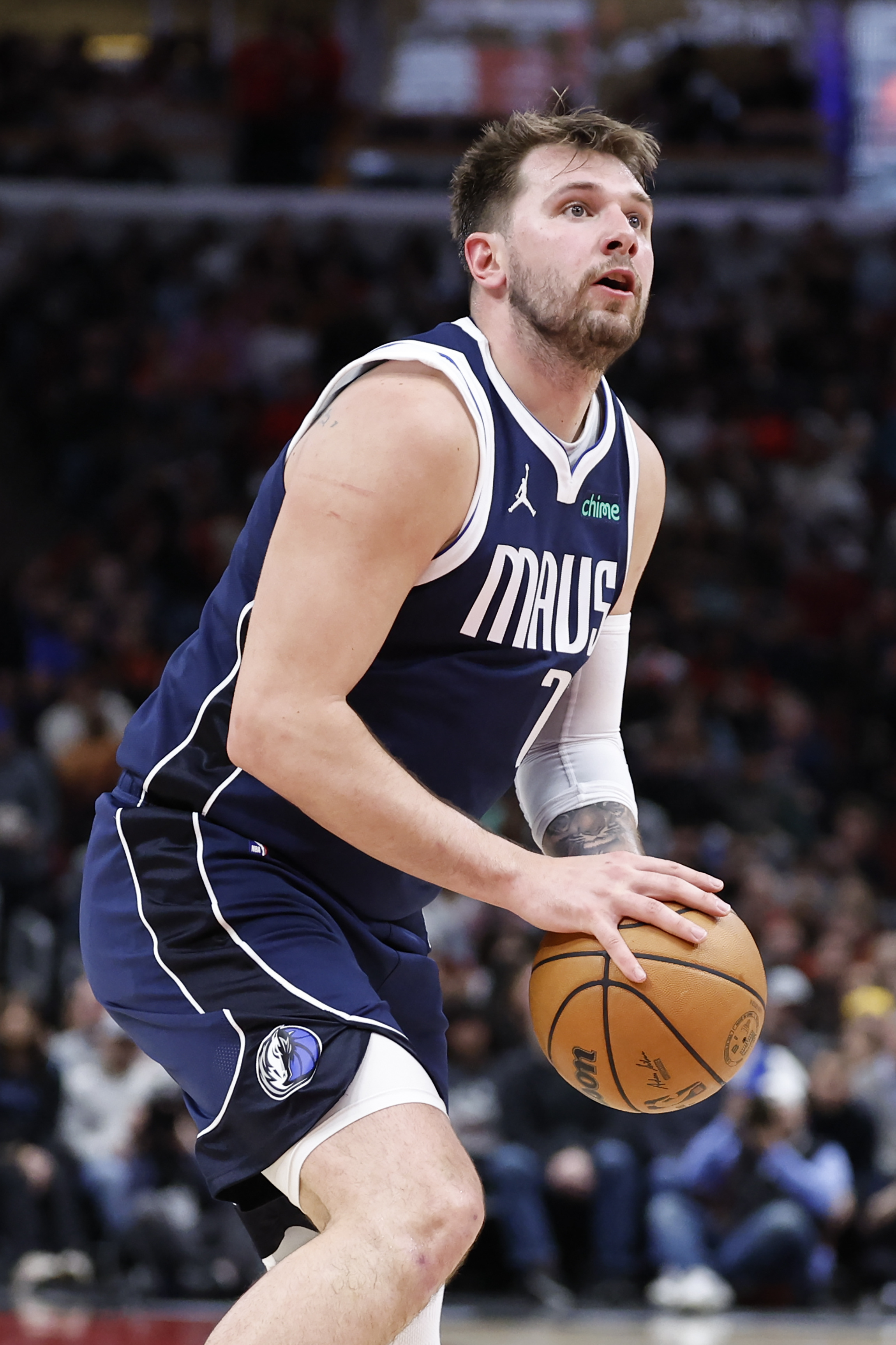 Mavs rout Bulls behind Luka Doncic's 7th straight triple-double | Reuters