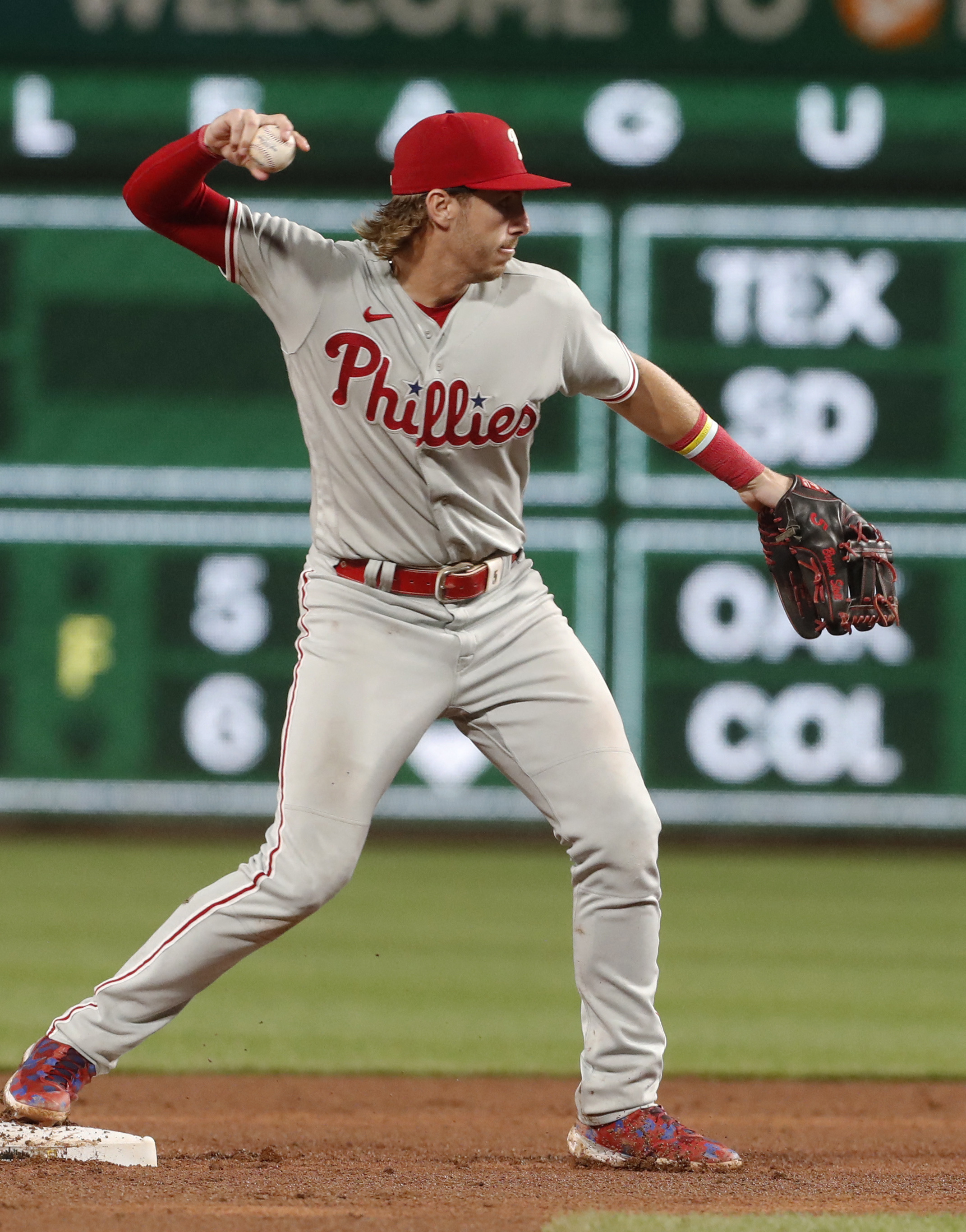 Kyle Schwarber blasted a 2-run HR as Phillies edged-Pirates | Reuters