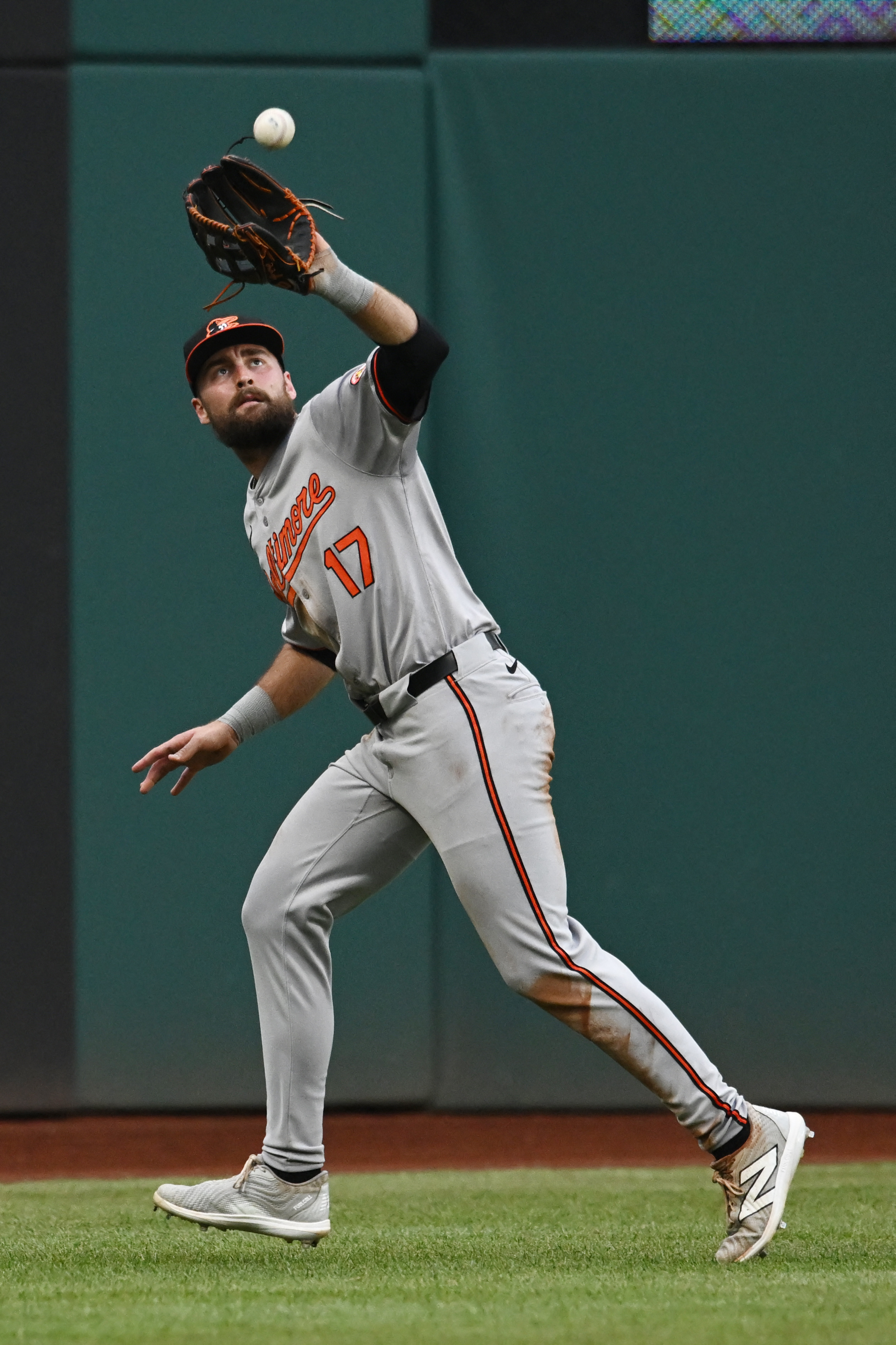 Guardians rout O's in clash of division leaders | Reuters