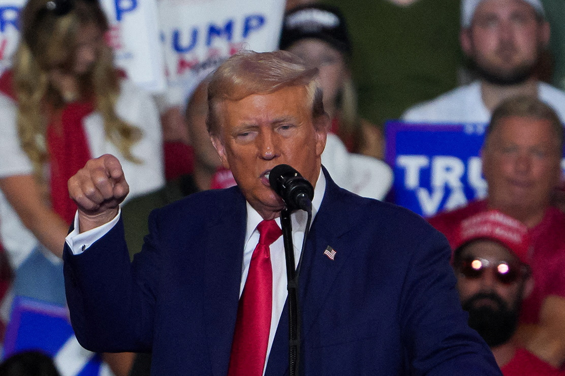 Arizona man wanted for threatening to kill Trump | Reuters