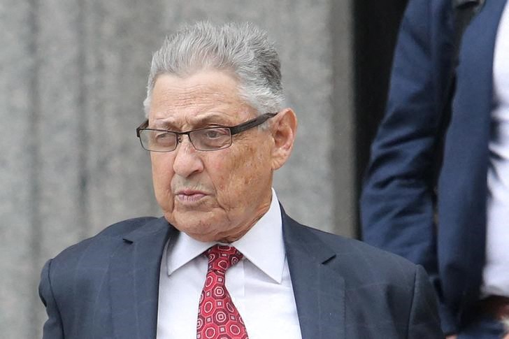 Former NY lawmaker Sheldon Silver, who was convicted on corruption ...