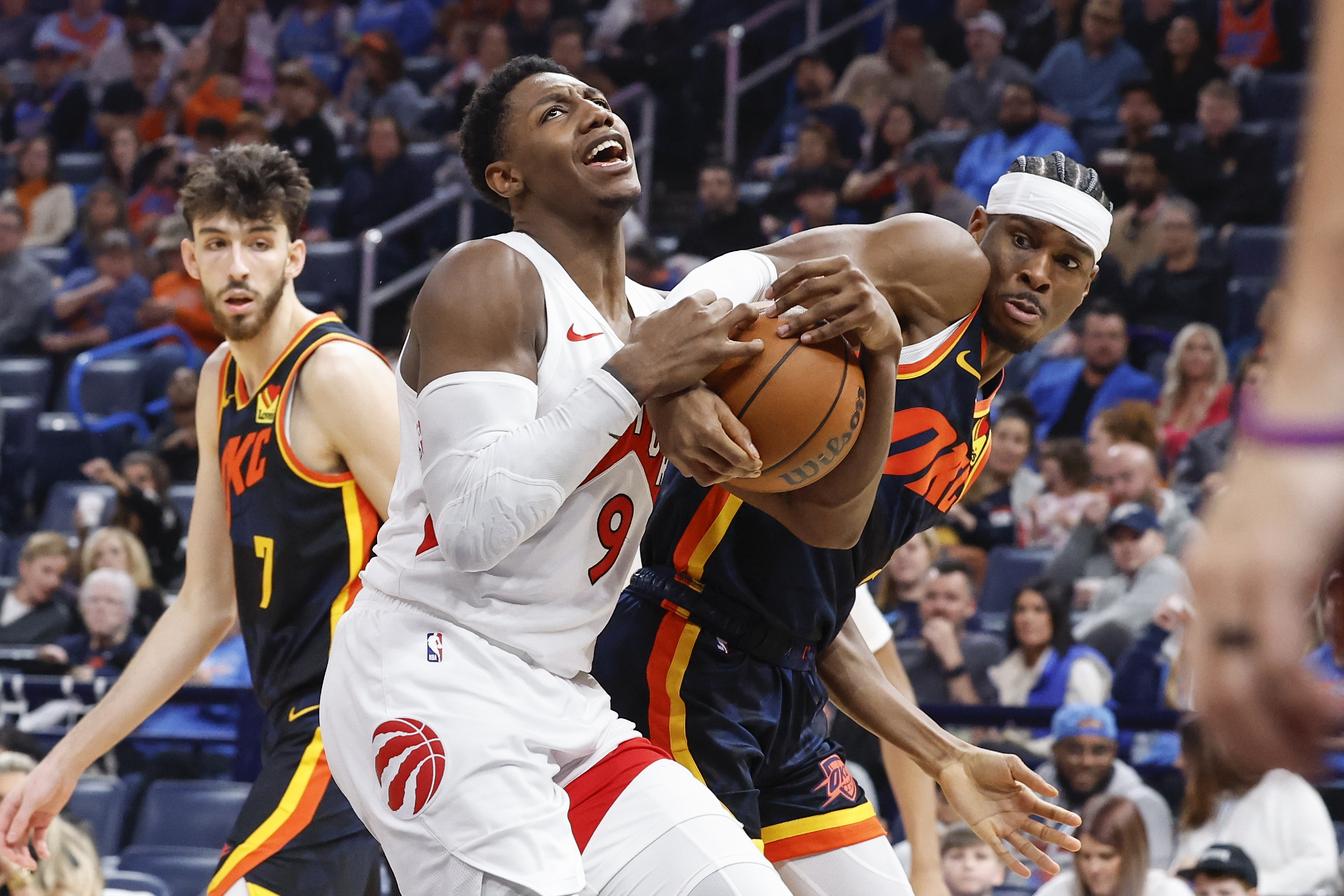 Shai Gilgeous-Alexander leads Thunder past Raptors in 2 OT | Reuters