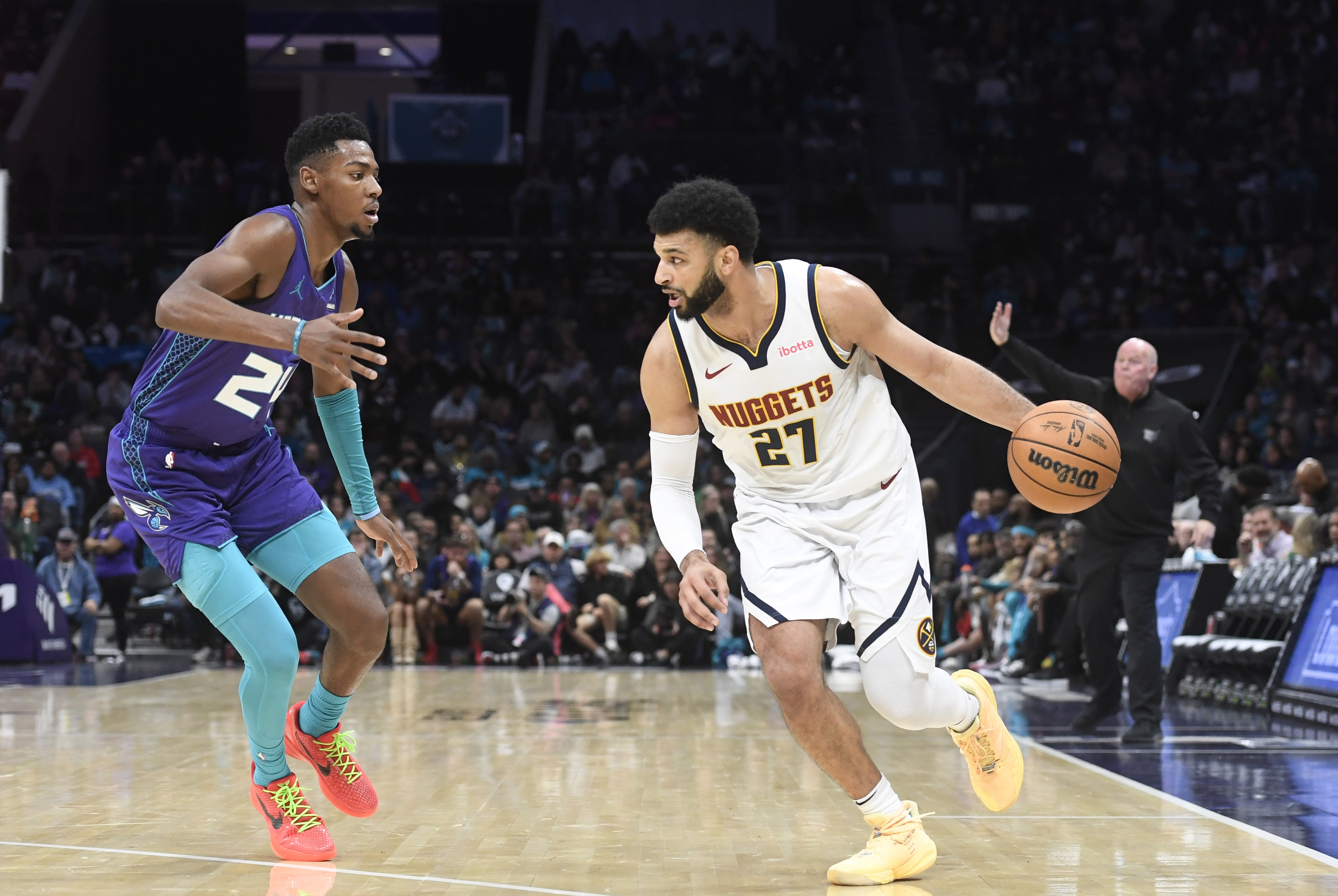 Nuggets close perfect road trip with win over Hornets | Reuters