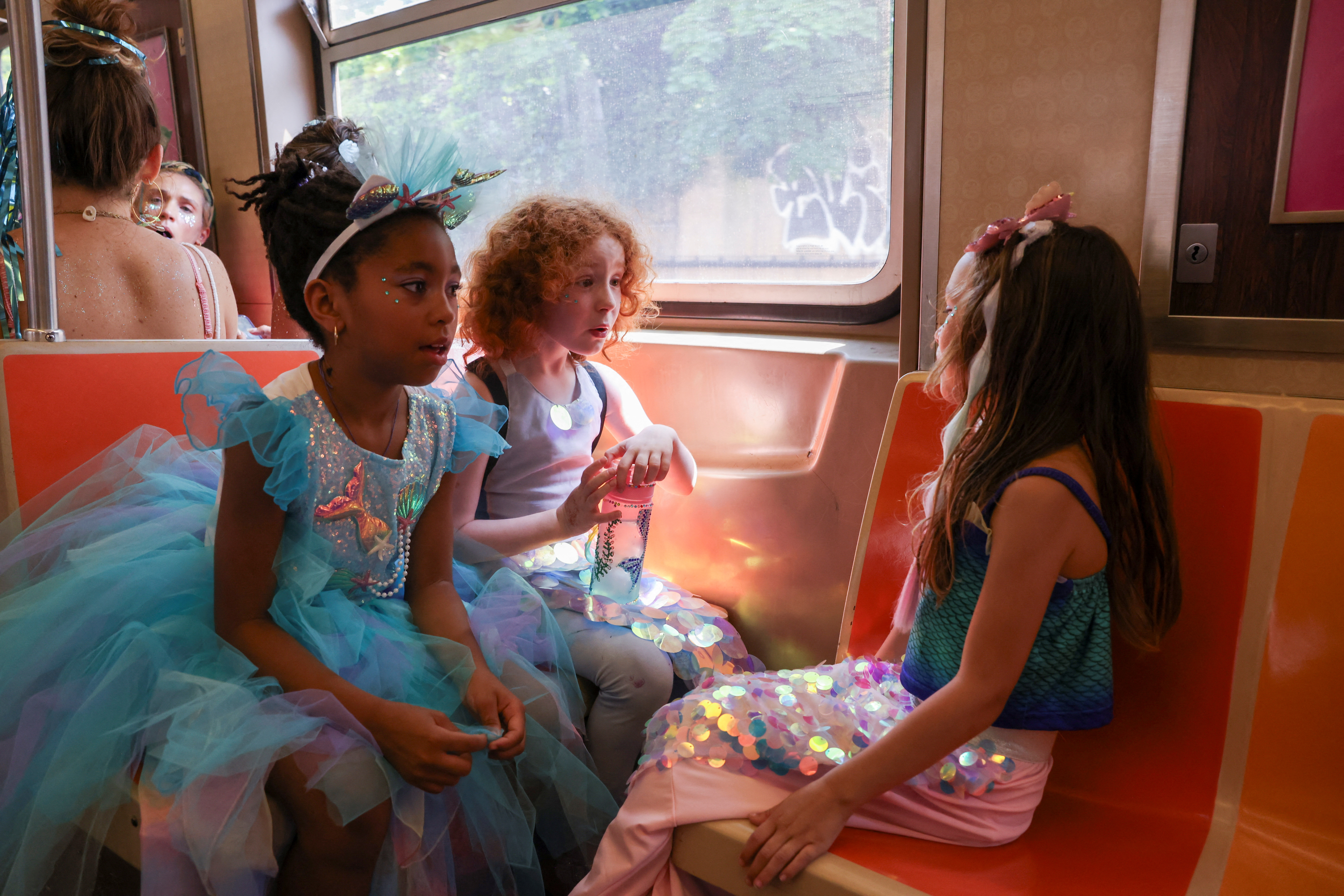 In pictures: Coney Island mermaids - June 24, 2024 | ロイター