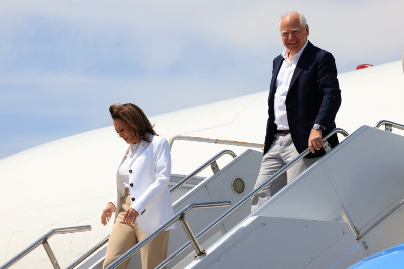 Harris, Walz test Midwest credentials at Michigan and Wisconsin rallies ...