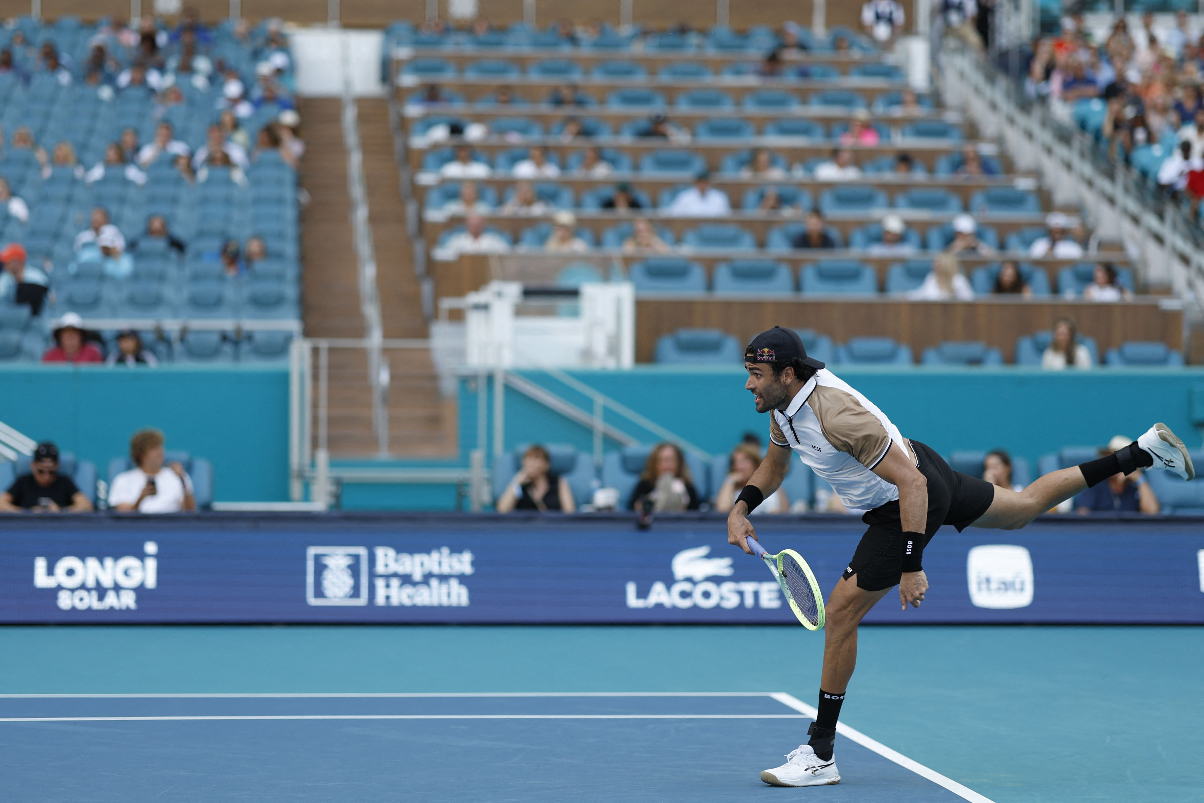 Murray beats ailing Berrettini to reach Miami second round | Reuters