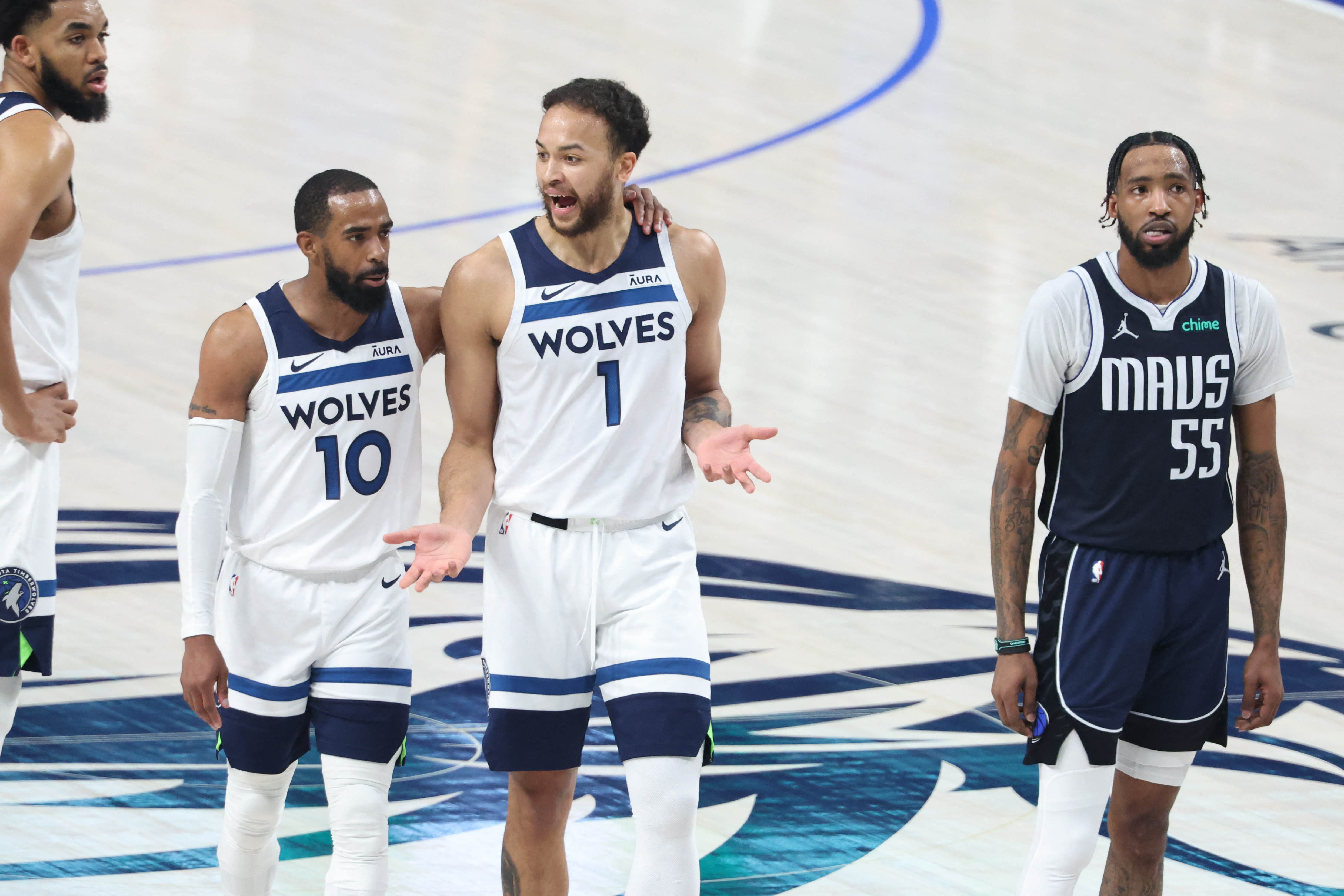 Team effort pushes Mavericks to 3-0 lead over Timberwolves | Reuters