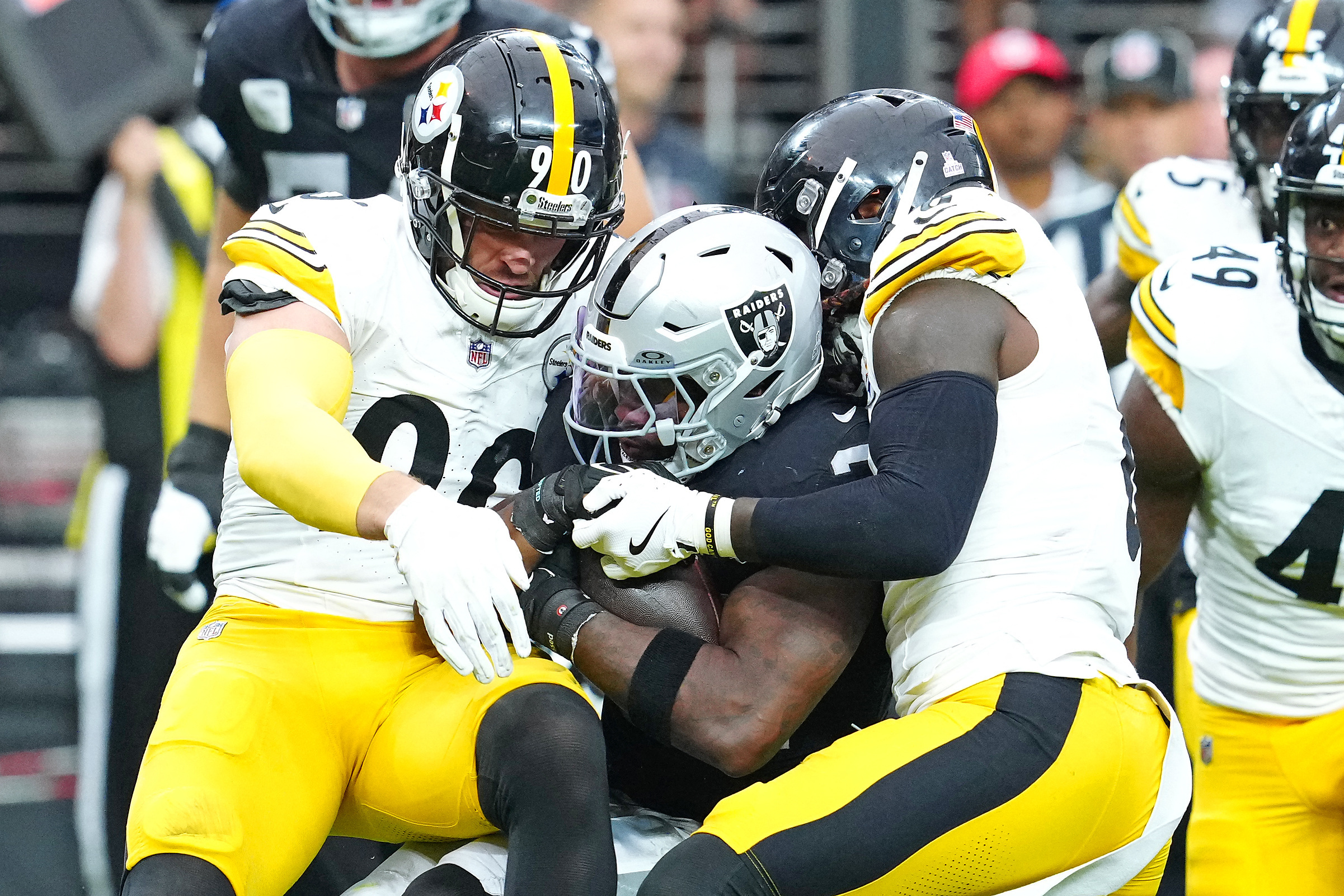 Steelers end 2-game skid with comfortable win vs. Raiders | Reuters