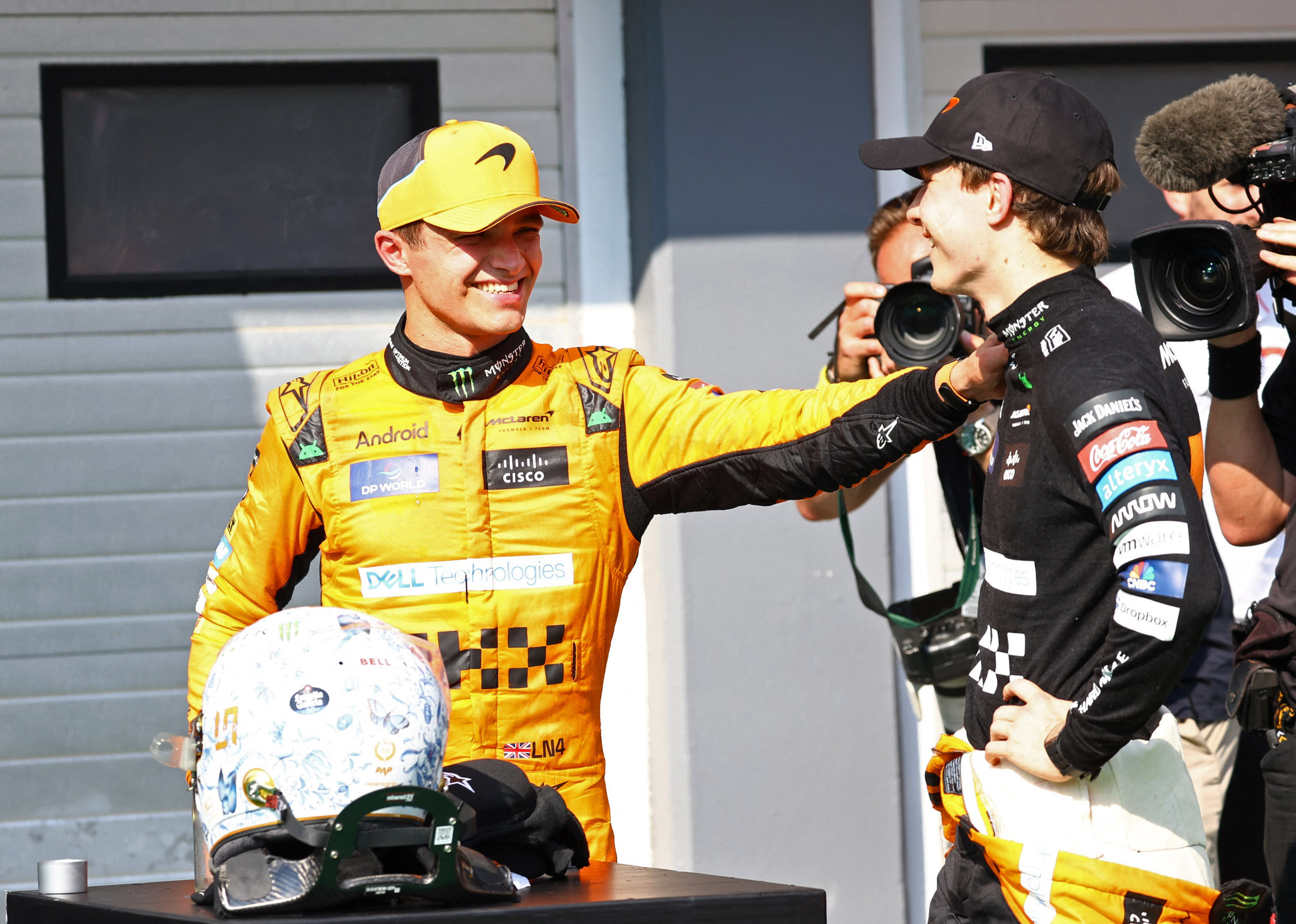 Piastri takes first win amid team orders row | Reuters