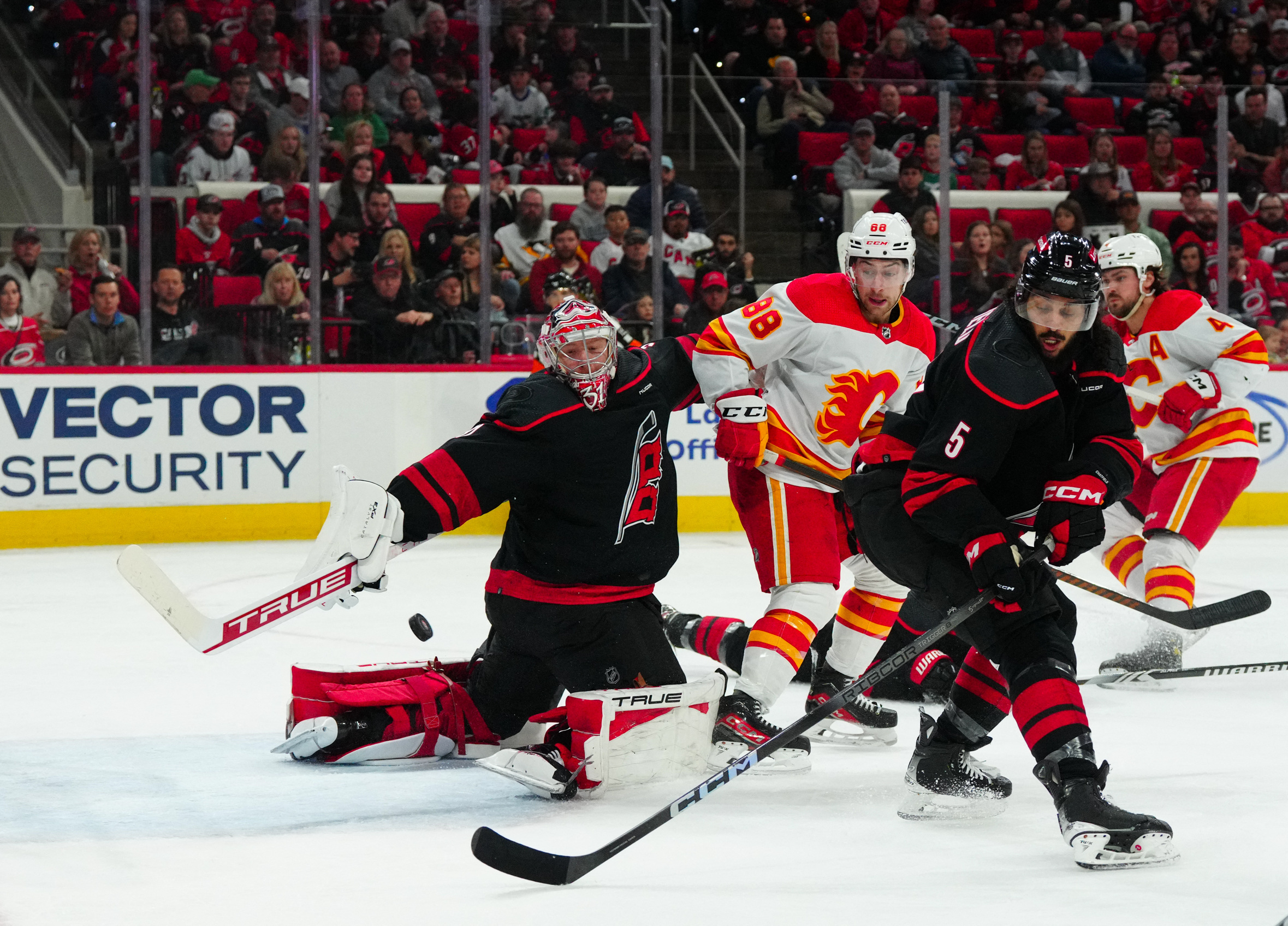 Hurricanes build big lead, cruise past Flames | Reuters