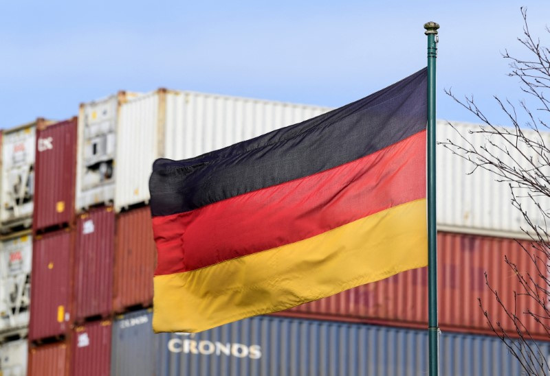 German ministry warns of subdued foreign trade in coming months | Reuters