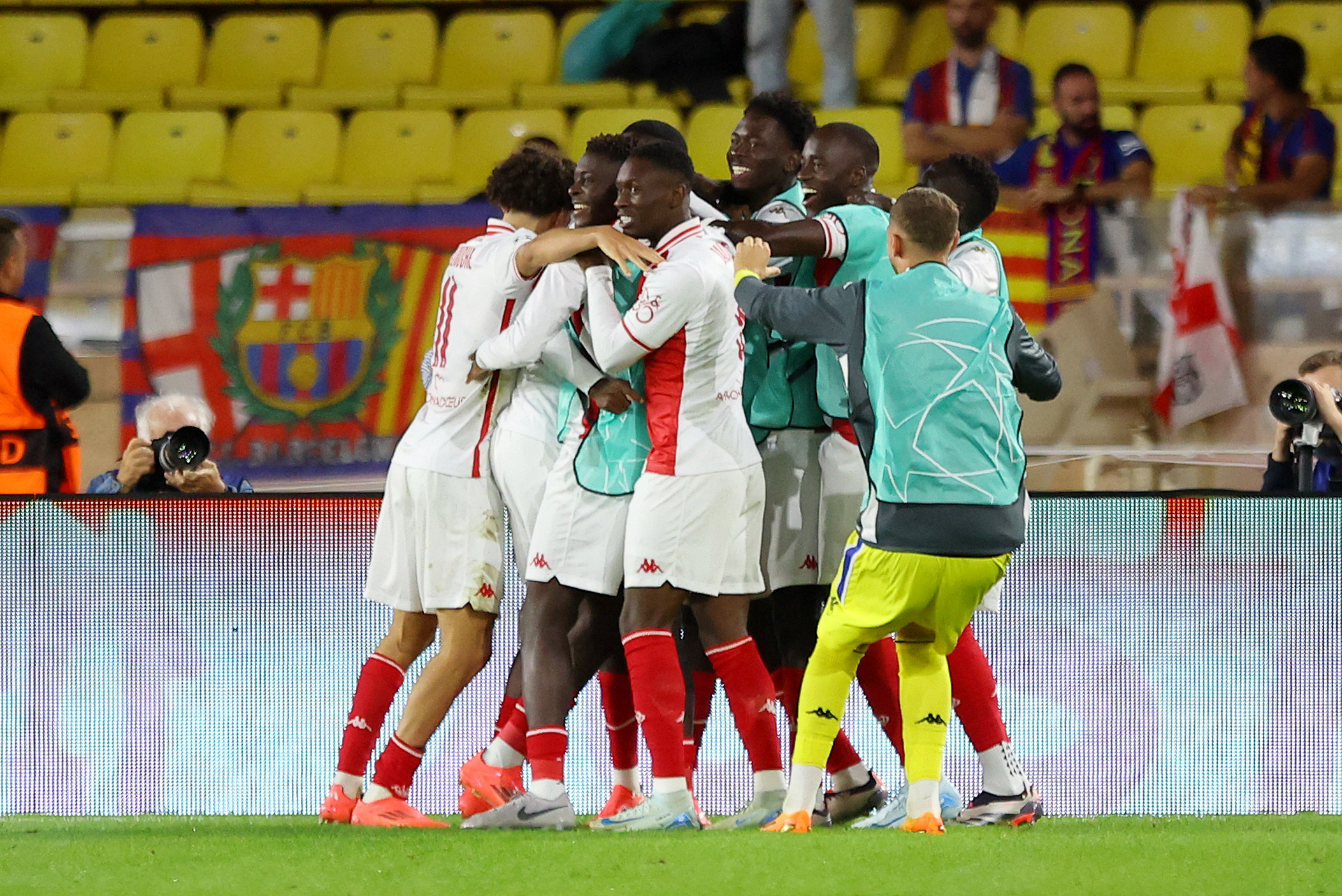Ten-man Barcelona lose 2-1 to Monaco in Champions League opener | Reuters